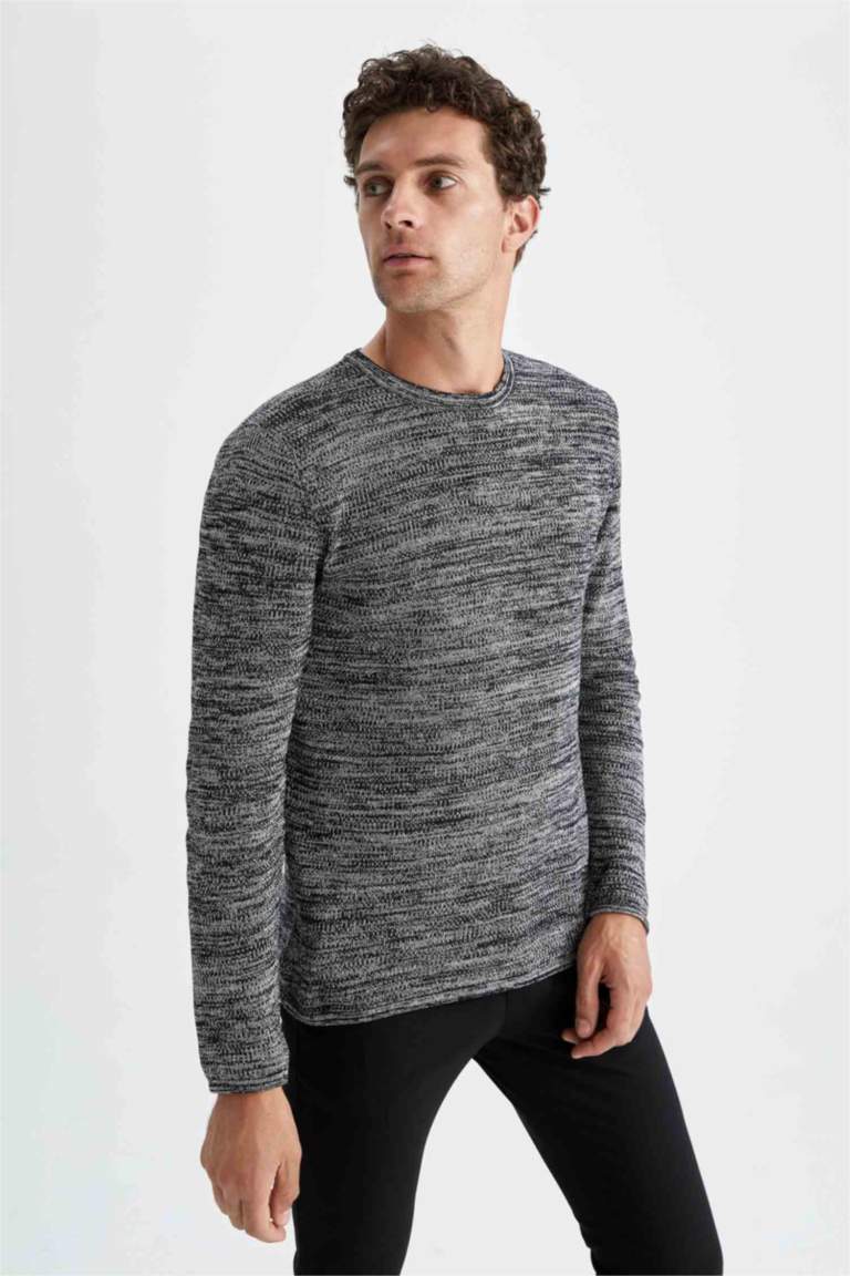 Black MAN Regular Fit Crew Neck Pullover 2646987 | DeFacto