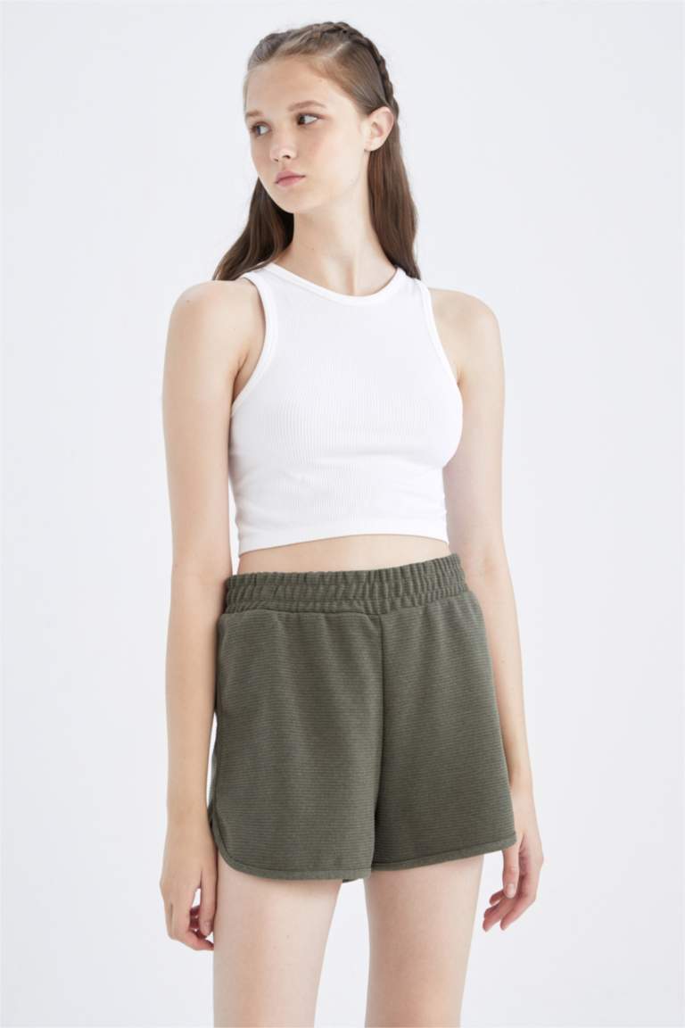 Green WOMAN Coool Basic Ottoman Shorts 2671042 | DeFacto