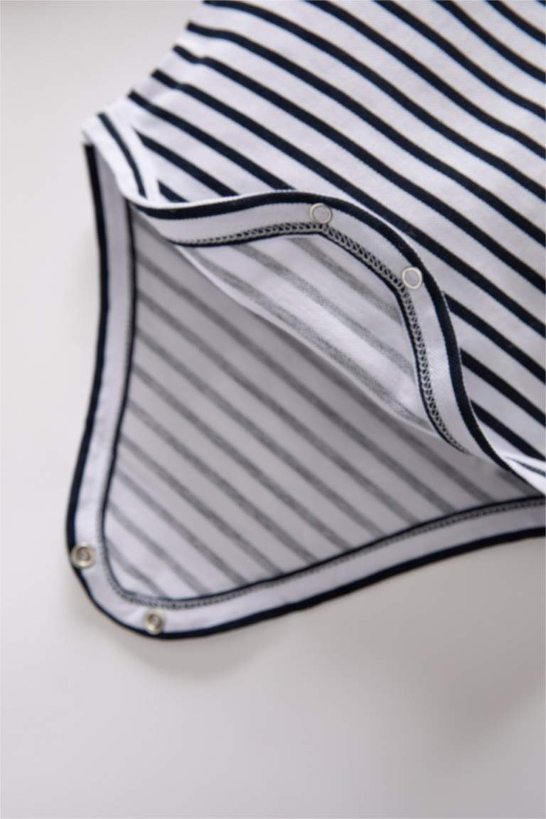 White BABY BOY Baby Boy Pique Long Sleeve Snap Snap Body 2775610 | DeFacto