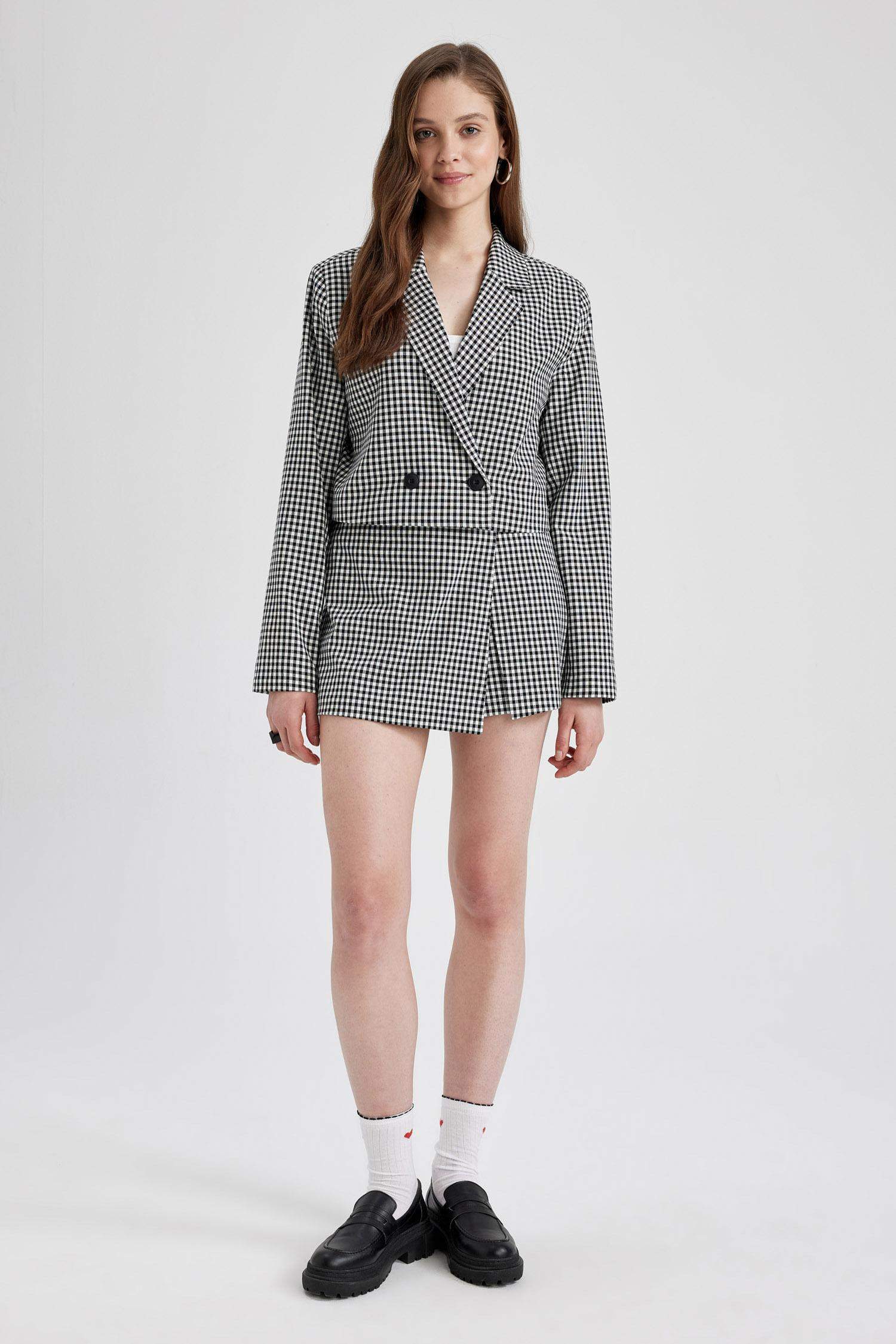 Black WOMAN Coool Oversize Fit Square Patterned Buttoned Crop Blazer ...