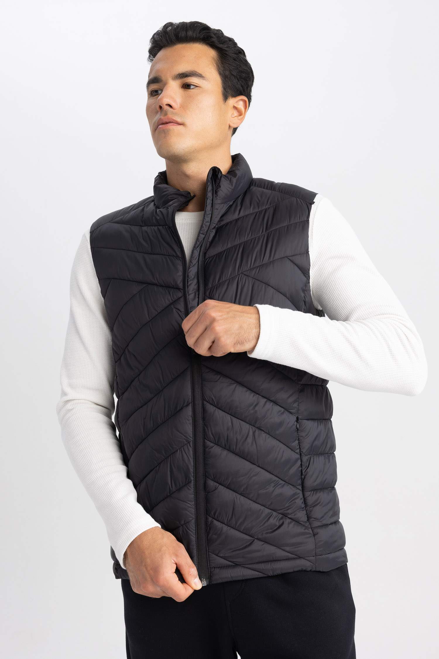 Black Man Slim Fit Vest 2787627 | DeFacto