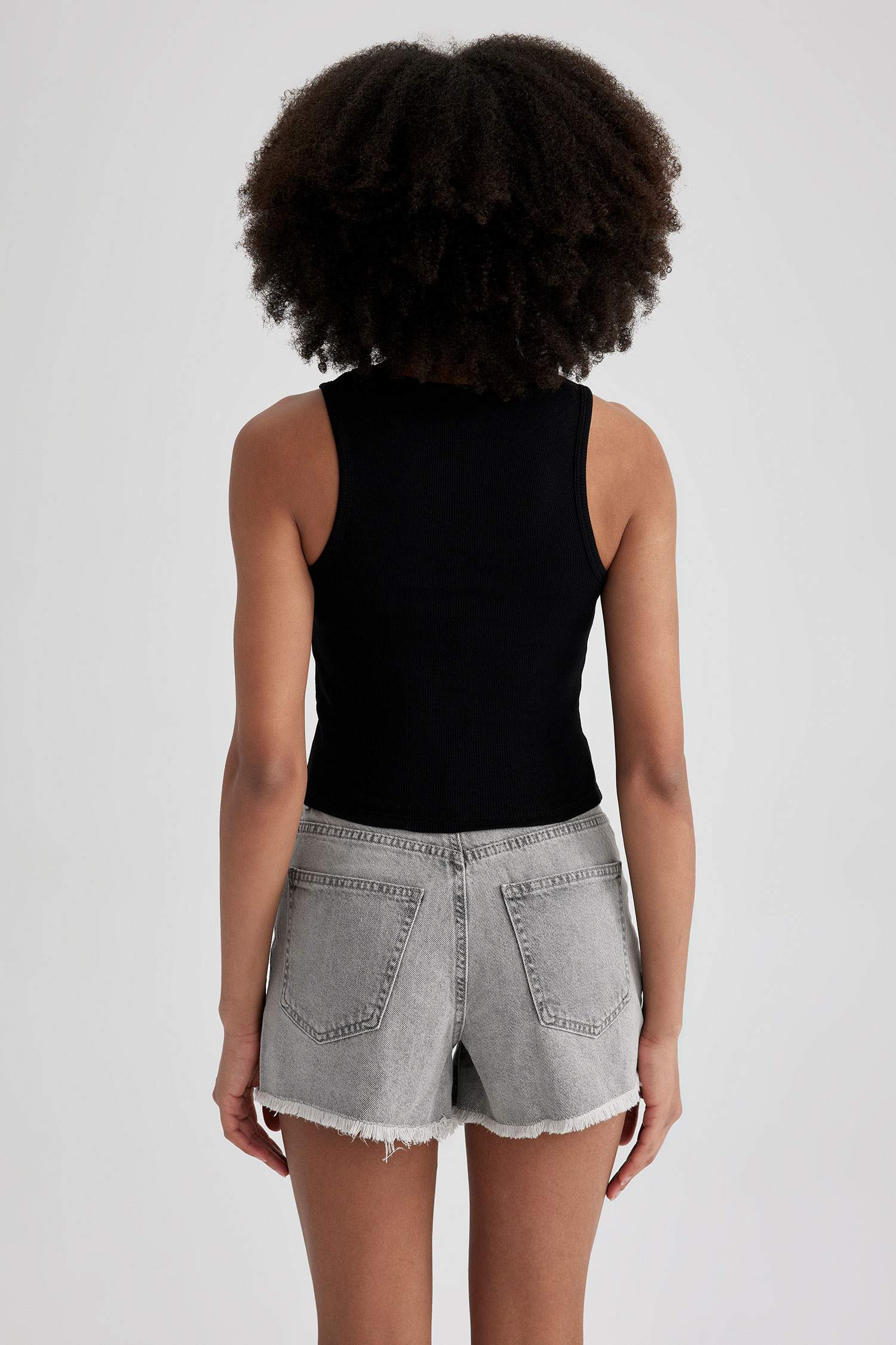 Black WOMAN Fitted U Neck Ribbed Camisole Singlet 2813094 | DeFacto