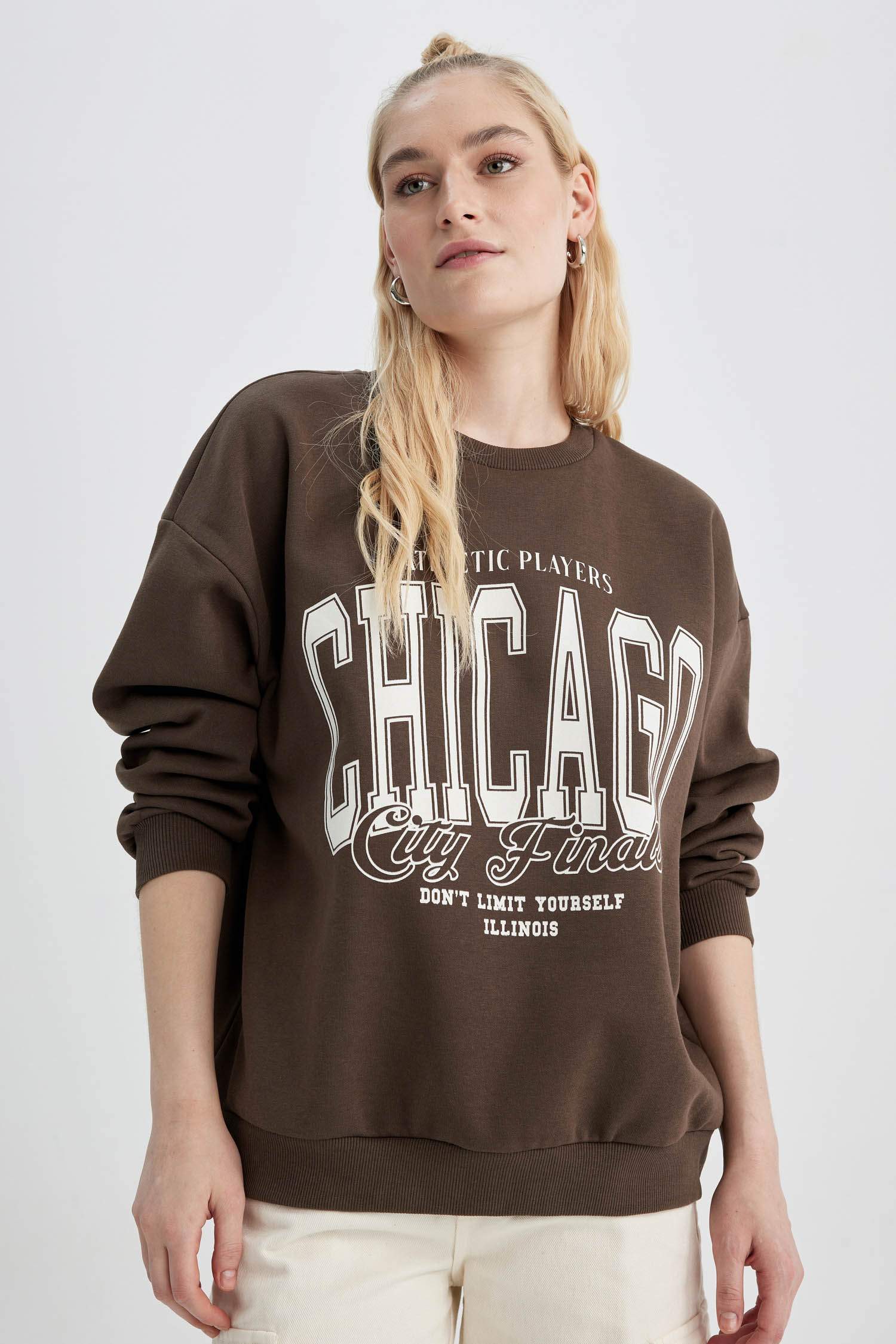 Kahve Kadın Oversize Fit Bisiklet Yaka Sweatshirt 2818319 | DeFacto