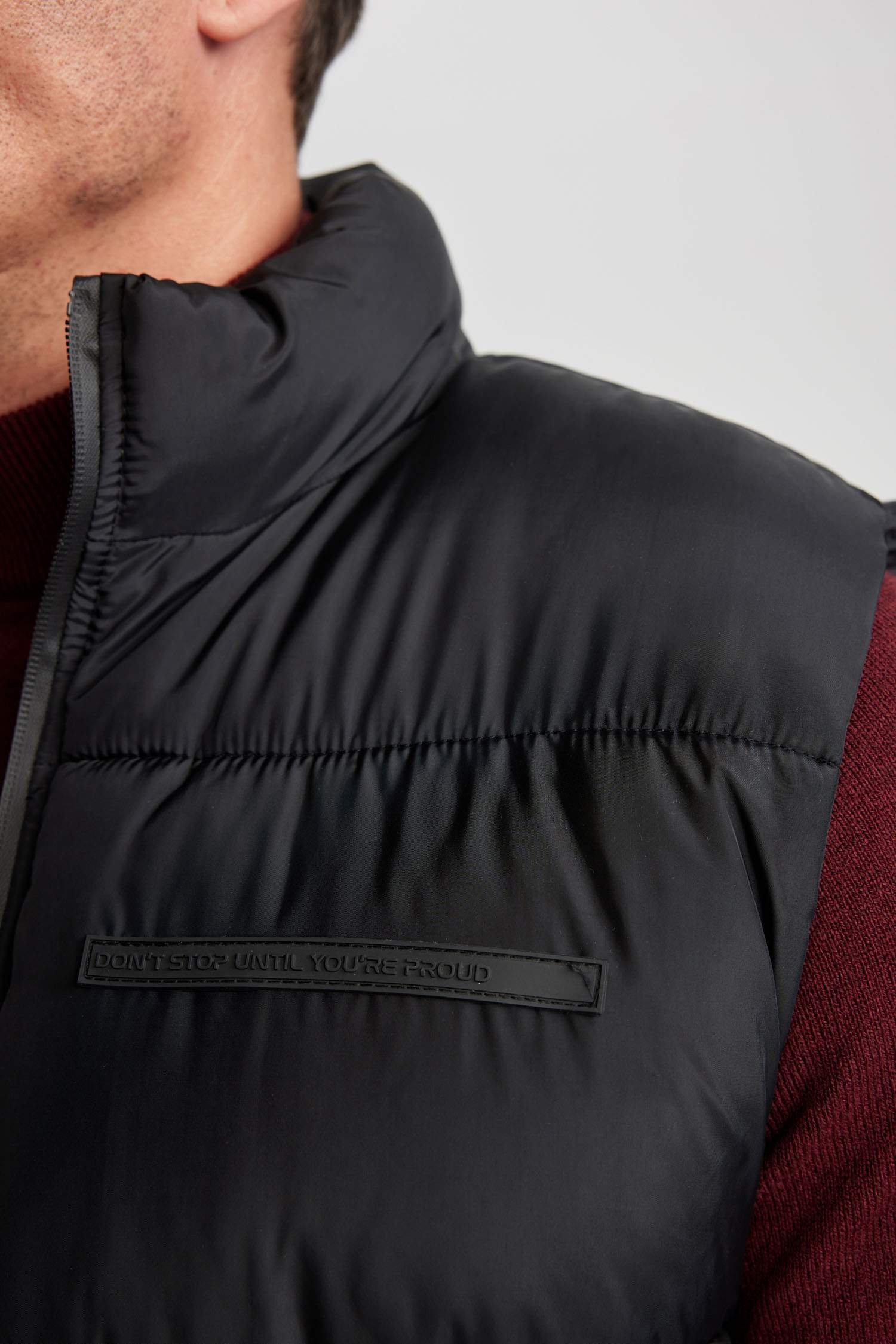 Black Man Slim Fit Recycled Filling Vest 2787255 | DeFacto