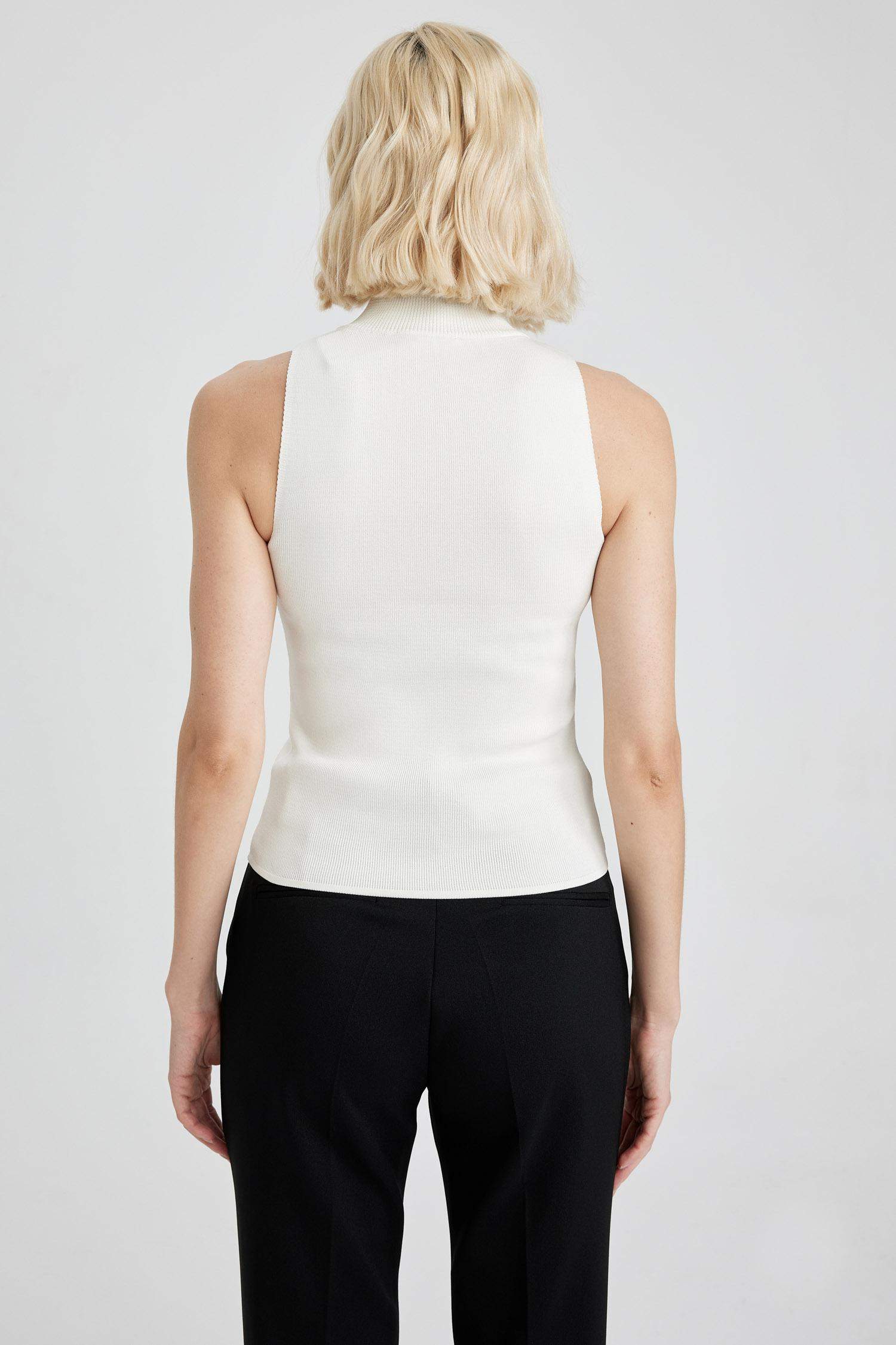 Ecru Woman Fitted Half Turtleneck Zipper Ribbed Singlet 2797346 | DeFacto