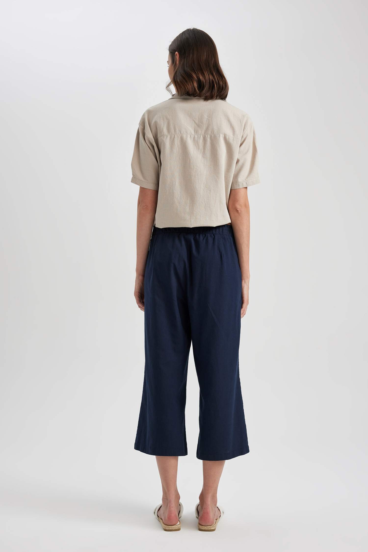 Navy WOMAN Capri Linen Look Wide Leg Capri 2858401 | DeFacto