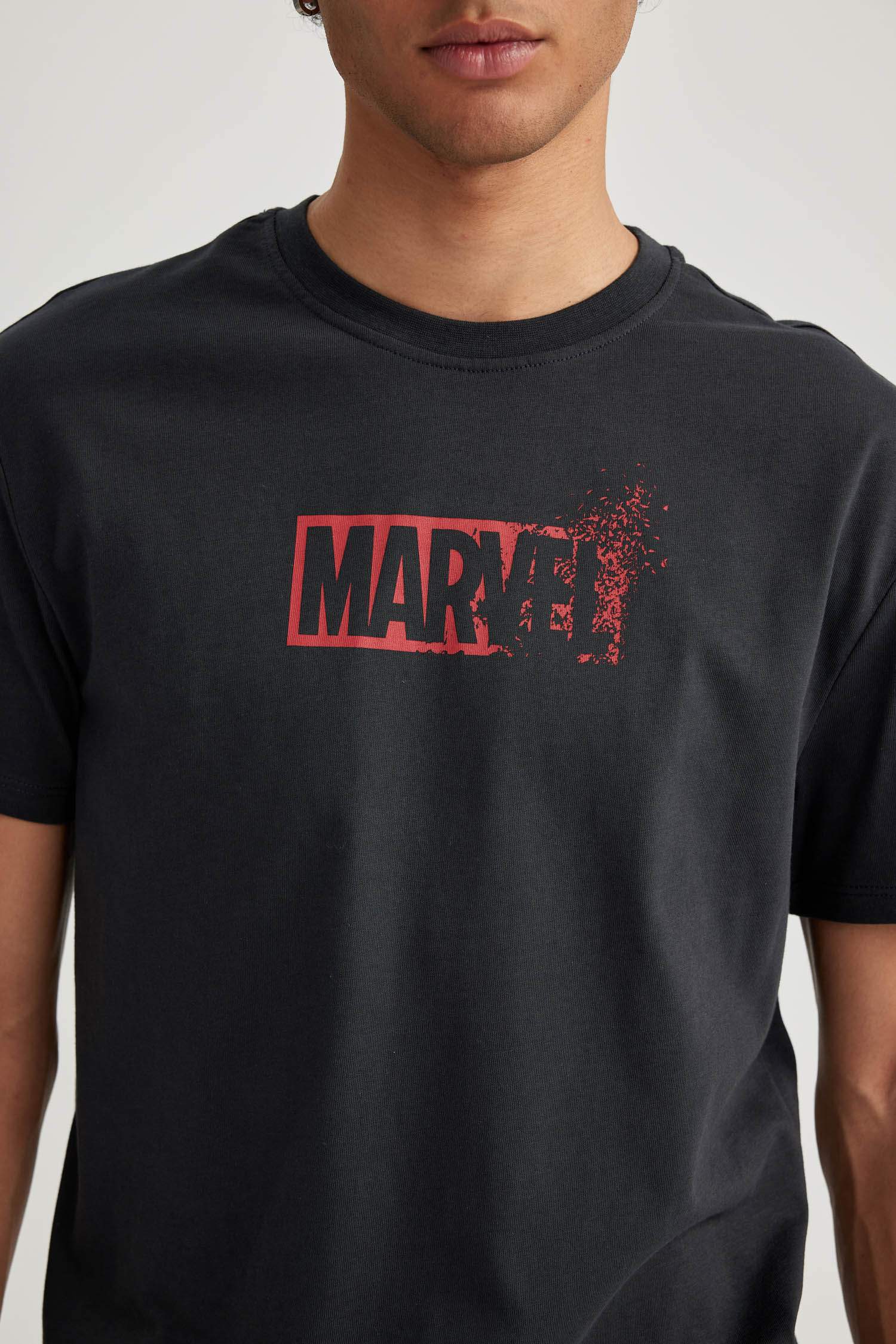 Anthracite MAN Regular Fit Licensed by Marvel Crew Neck T-Shirt 2931335 ...