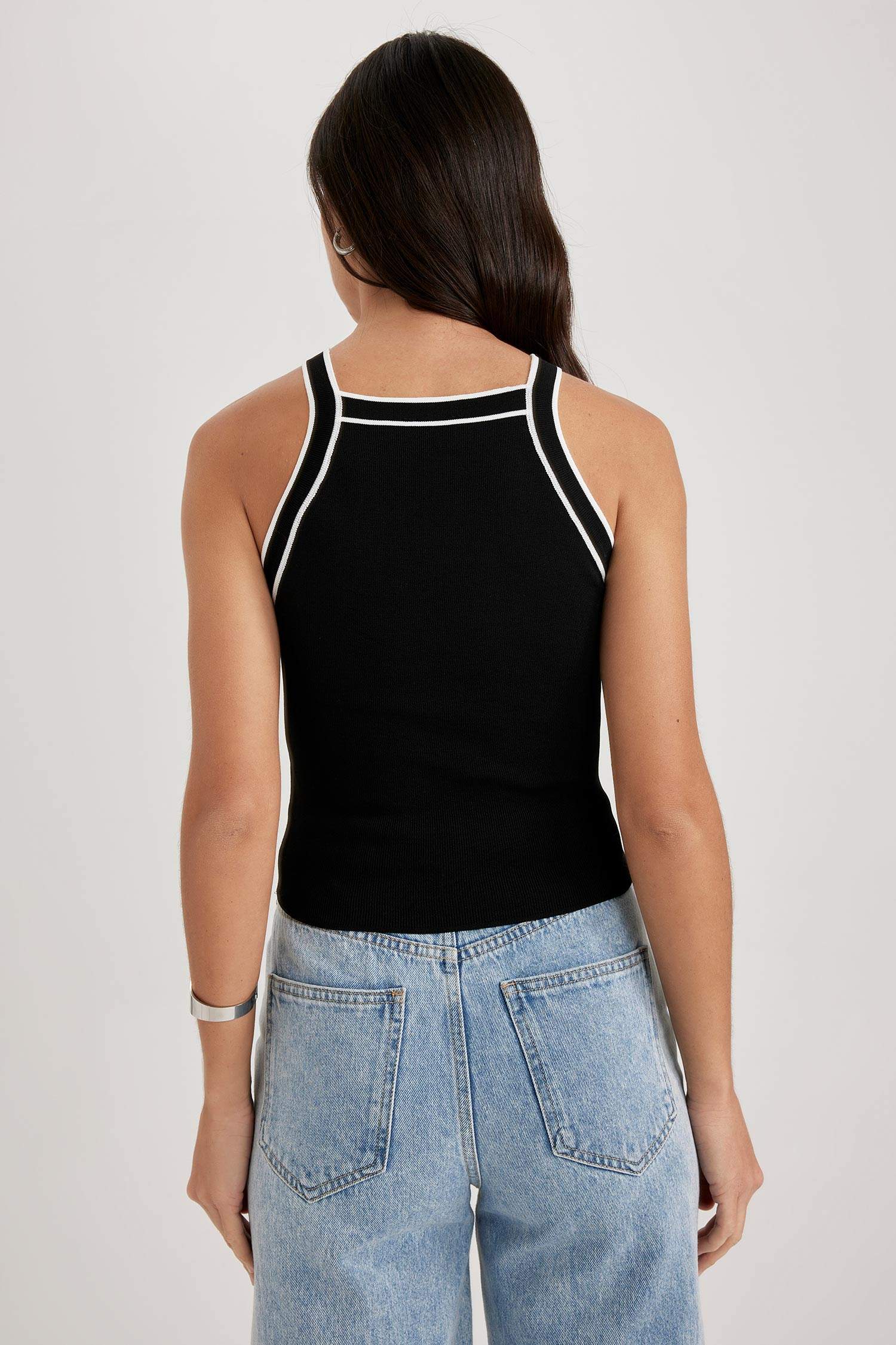 Black WOMAN Fitted Halter Collar Singlet 2855944 | DeFacto