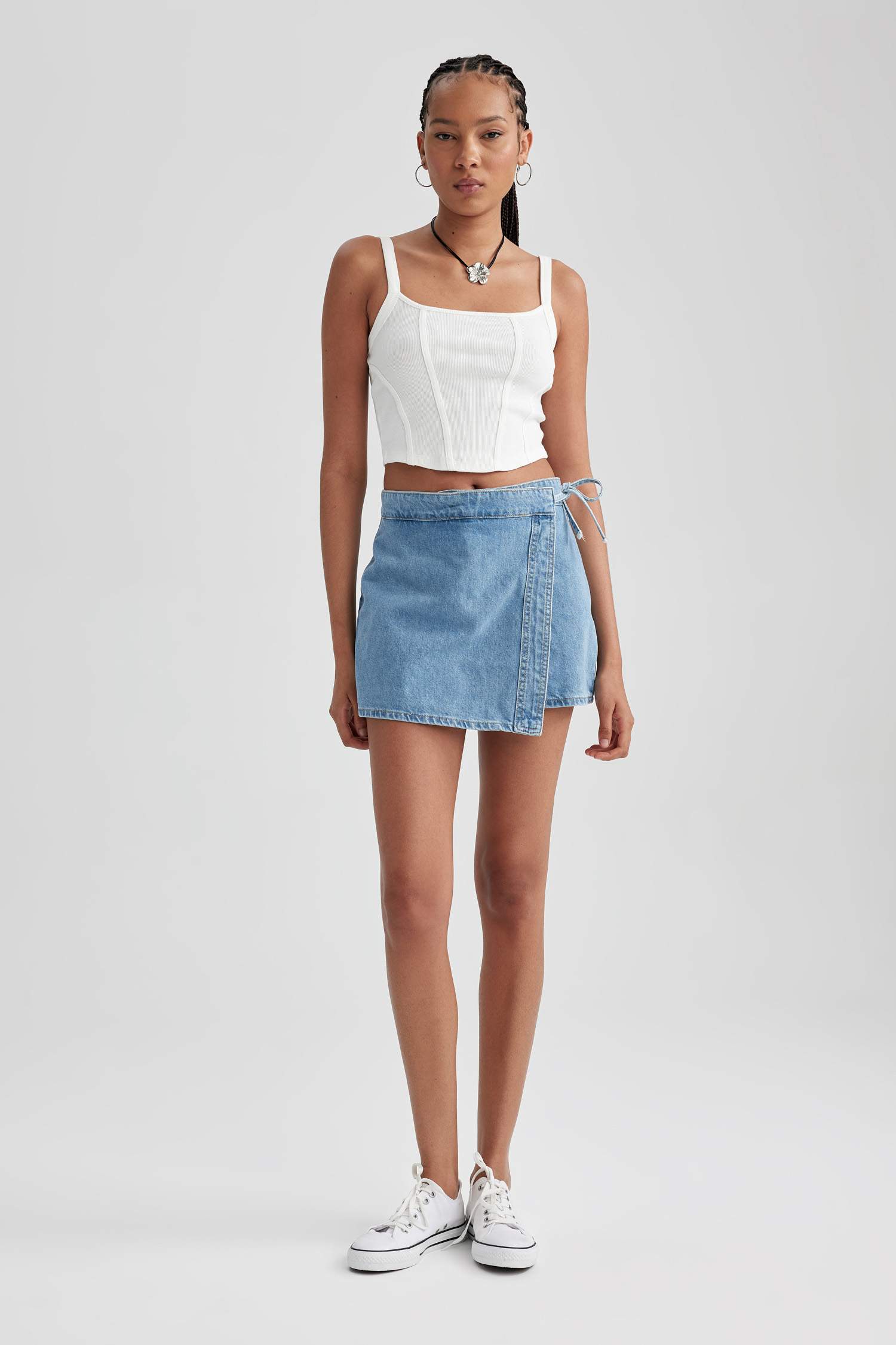 Blue WOMAN Short Skirt Normal Waist Cut End Short 2907368 | DeFacto