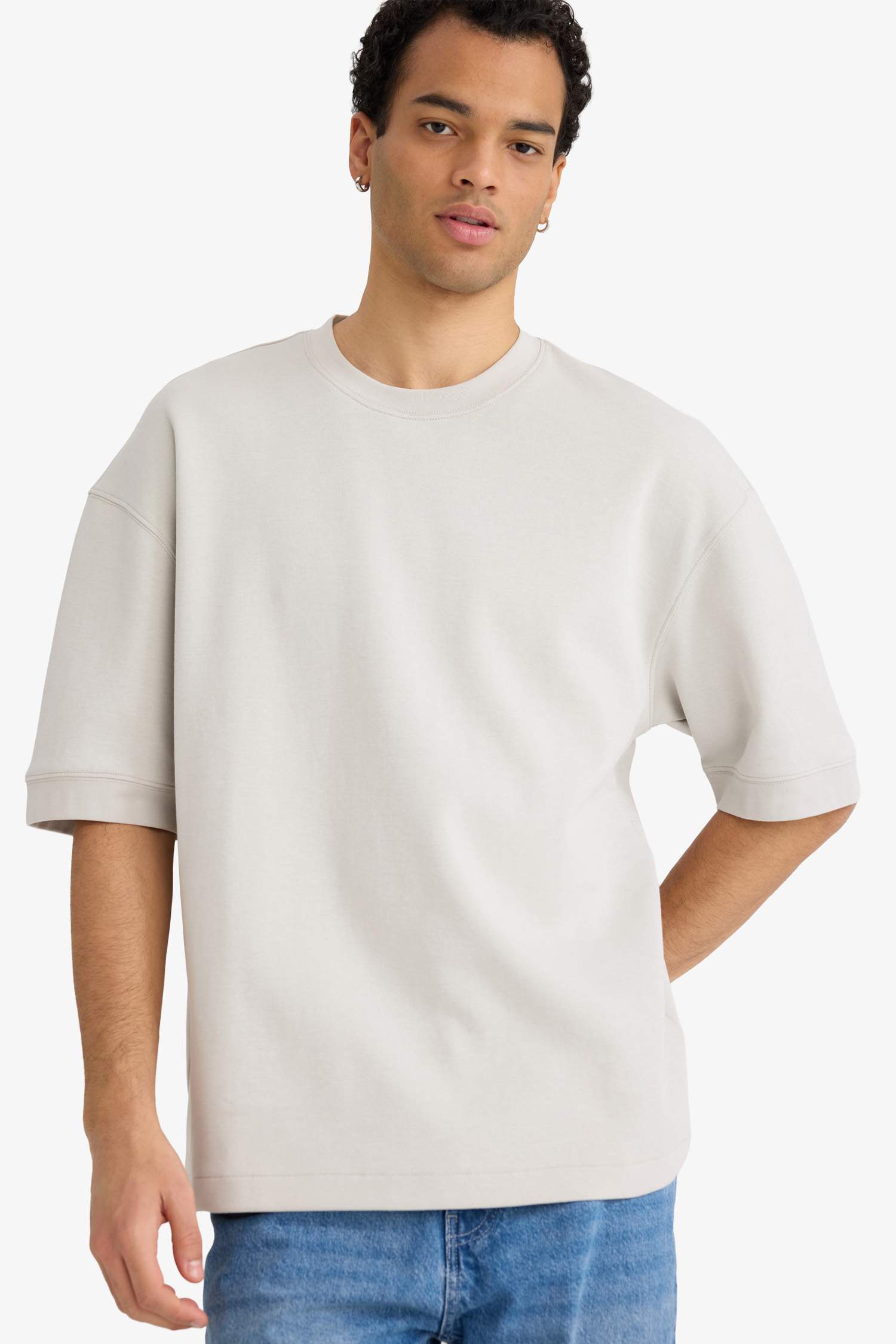 Grey MAN Loose Fit Crew Neck Short Sleeve T-Shirt 3442024 | DeFacto