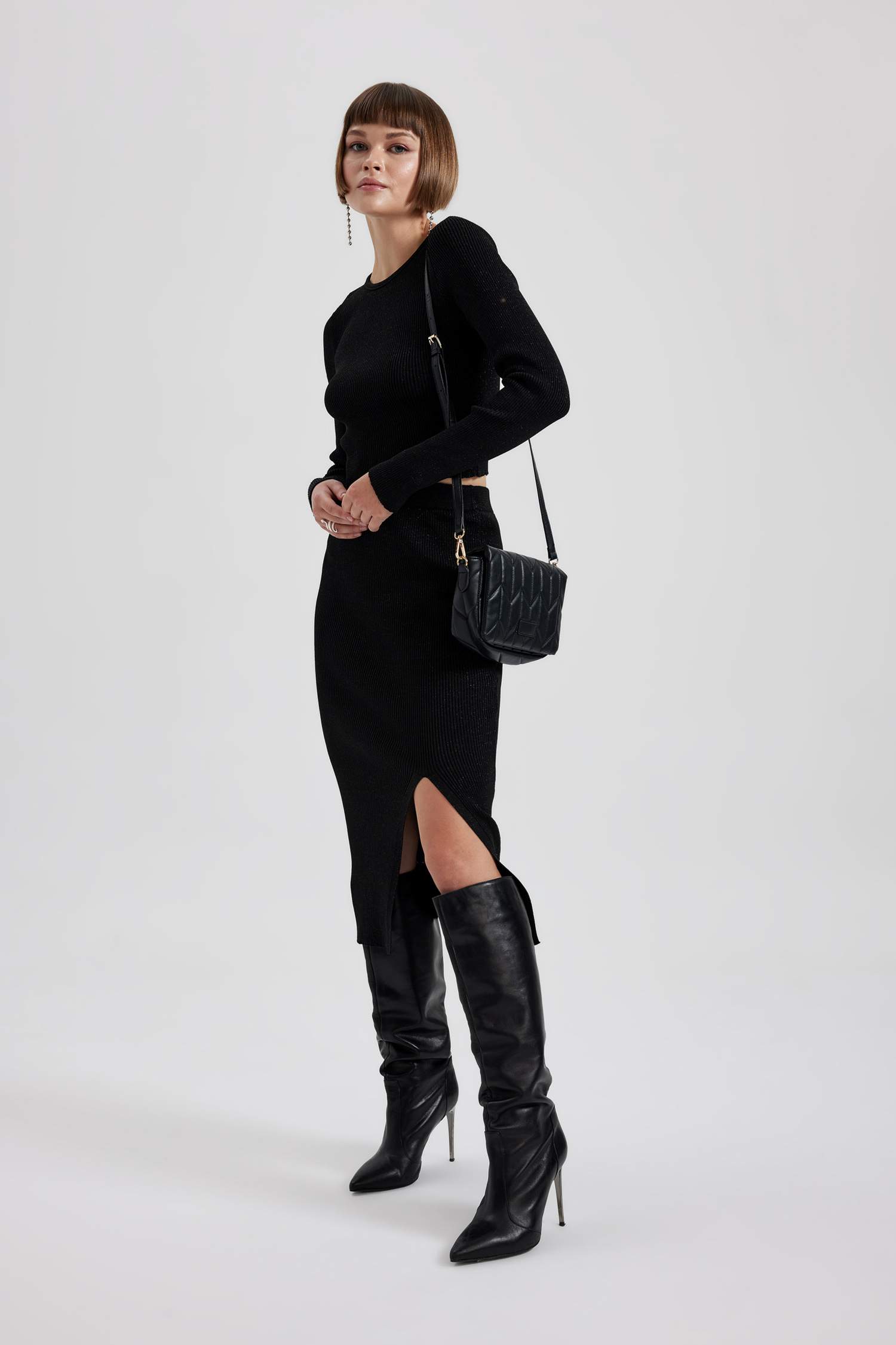 Black Woman Slim Fit Skirt 2986232 | DeFacto