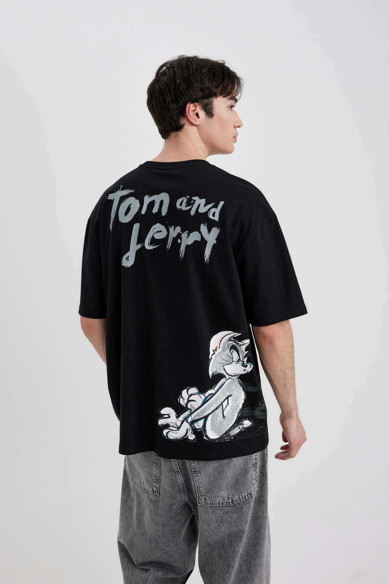 Black Man Oversize Fit Tom & Jerry Licensed Crew Neck T-Shirt 3077585 ...