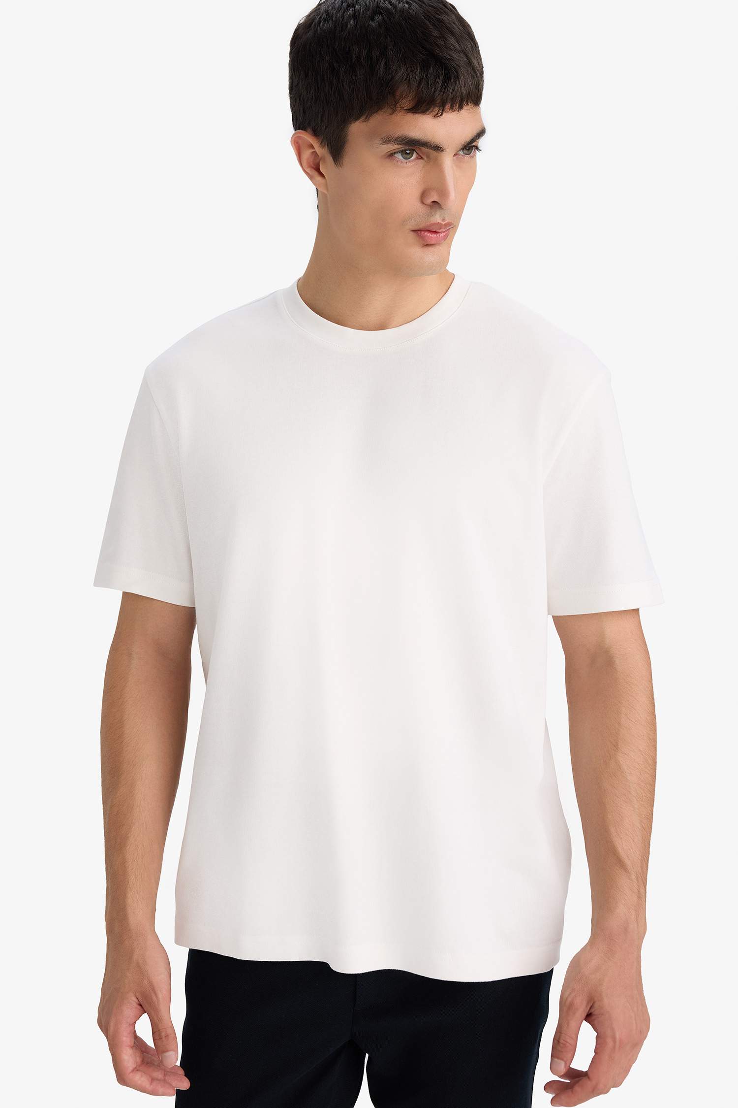 White MAN Regular Fit Crew Neck Short Sleeve T-shirt 3375664 | DeFacto