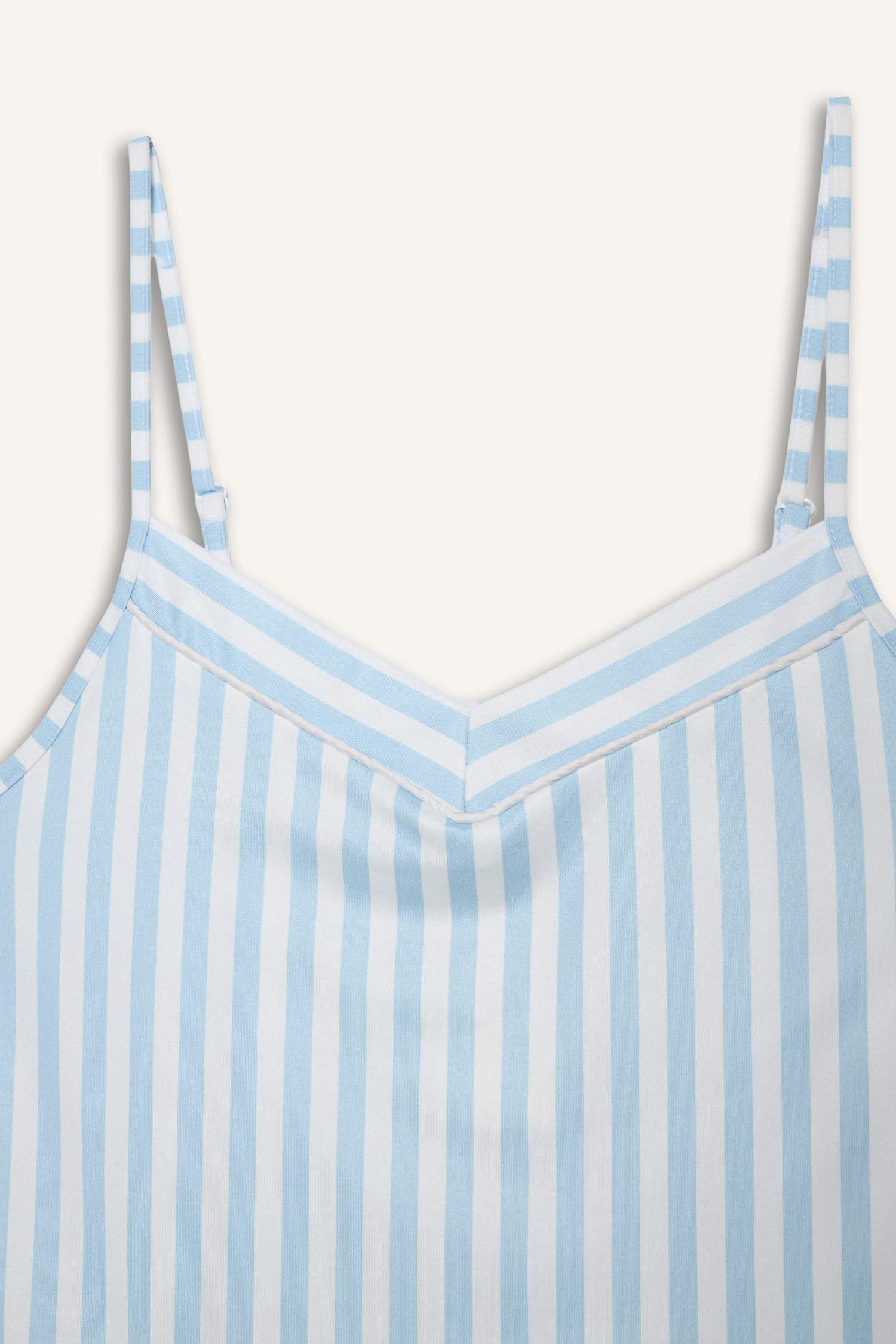 Blue Woman Regular Fit V-Neck Knitted Tops 3375628 | DeFacto