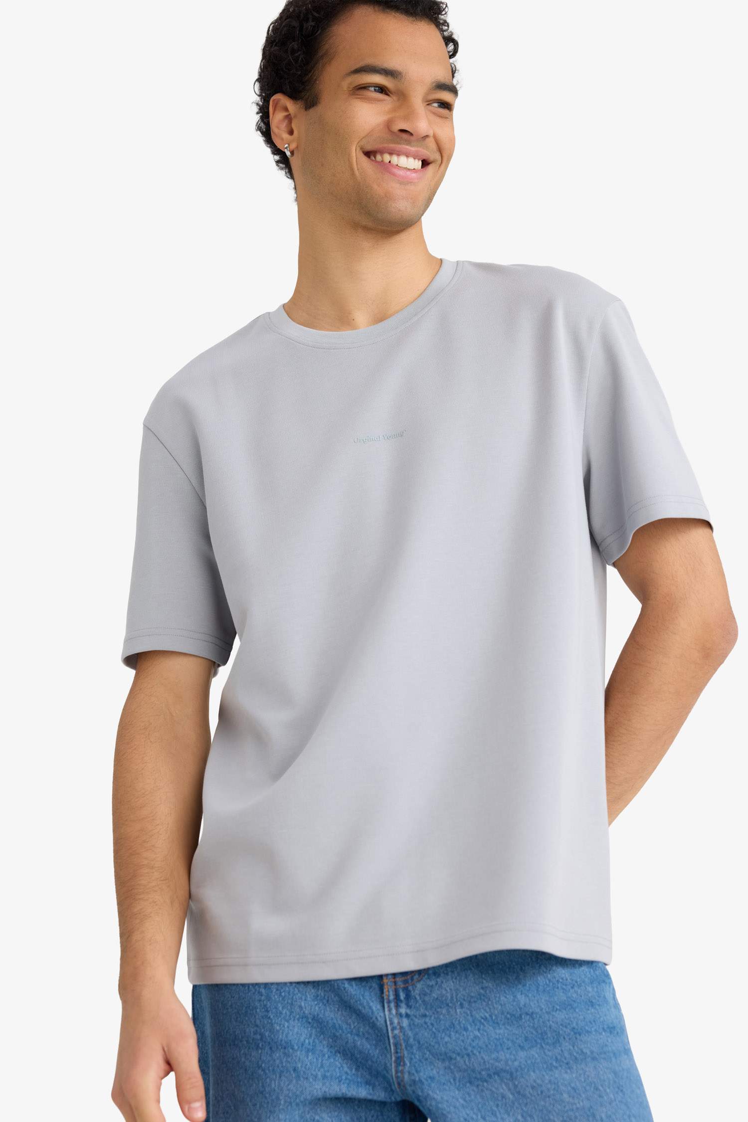 Grey MAN Regular Fit Crew Neck Short Sleeve T-Shirt 3442484 | DeFacto