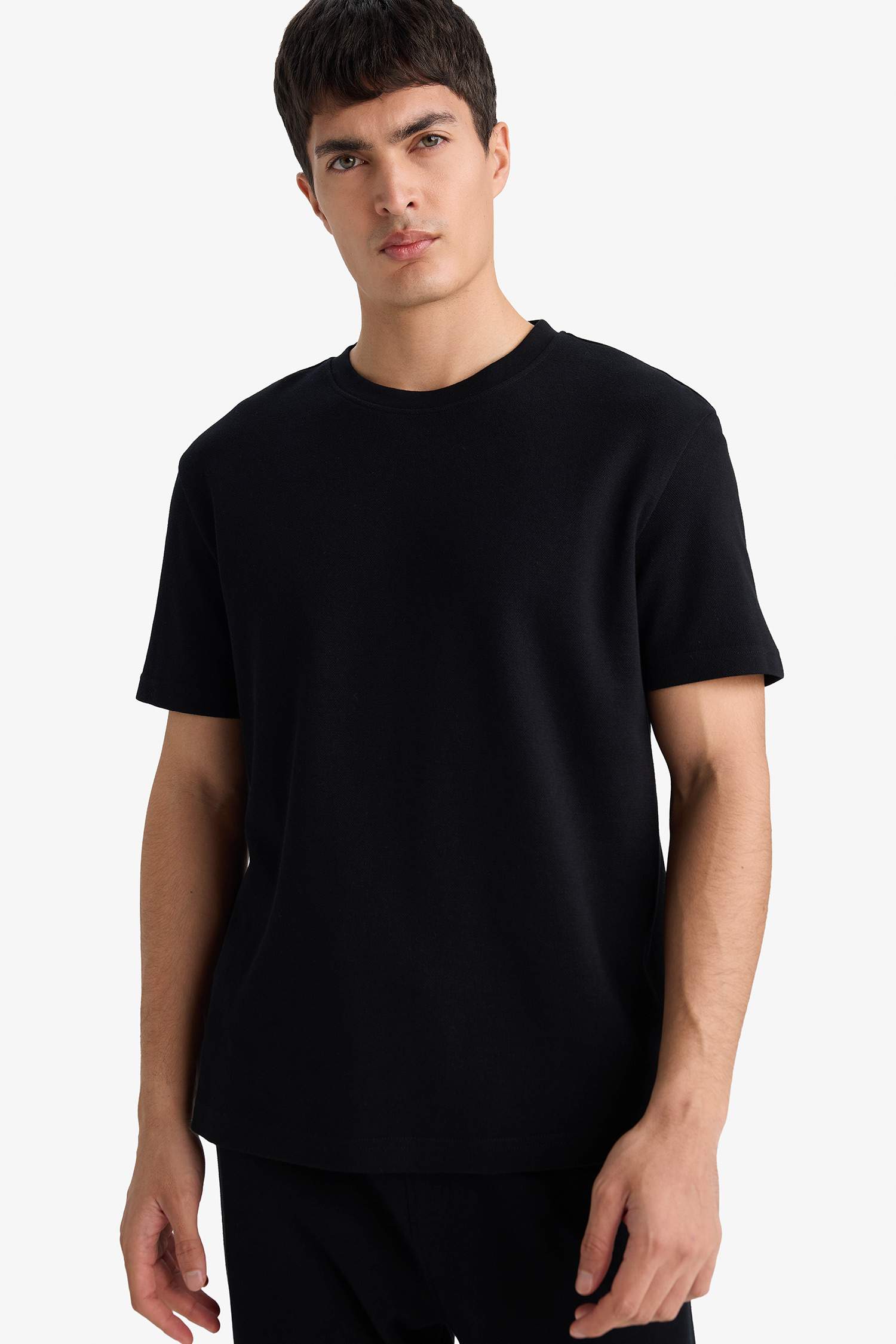 Black MAN Short Sleeve T-Shirt 3445438 | DeFacto