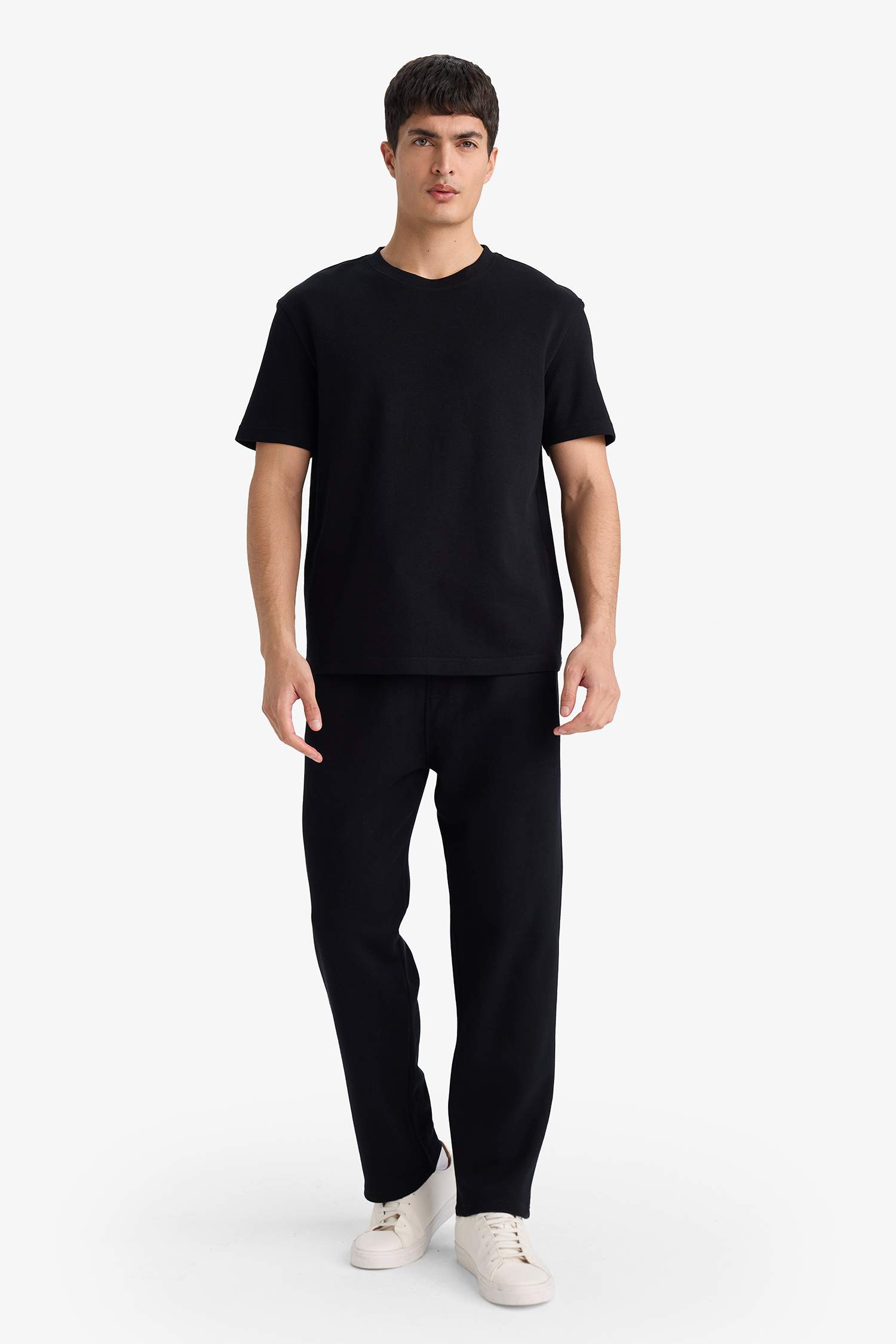 Black MAN Short Sleeve T-Shirt 3445438 | DeFacto