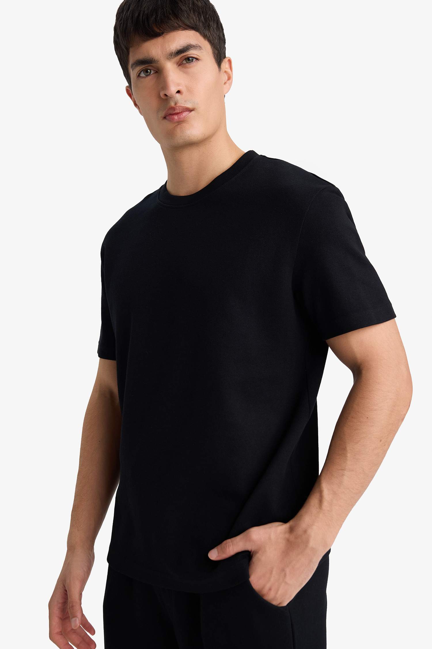 Black MAN Short Sleeve T-Shirt 3445438 | DeFacto