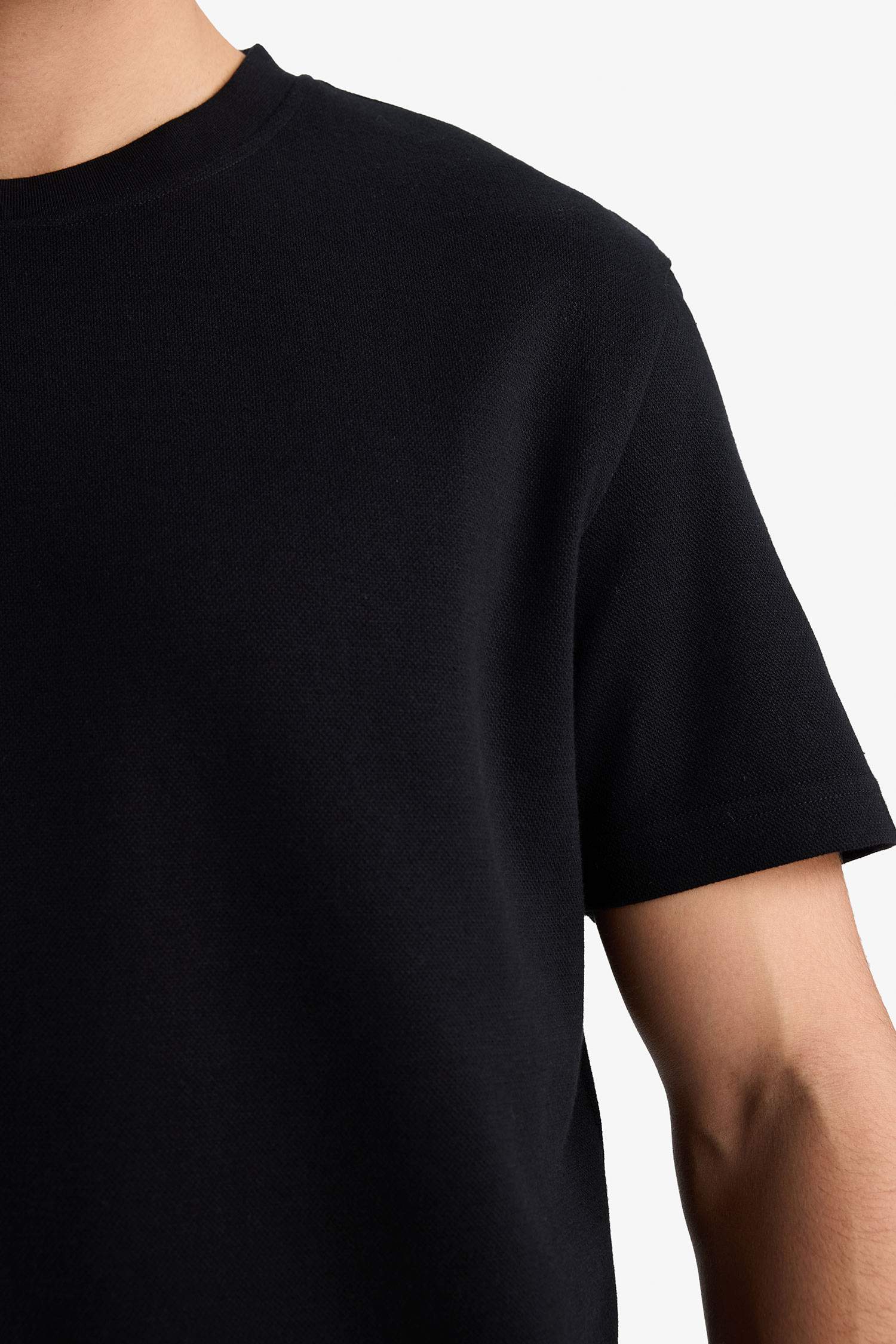 Black MAN Short Sleeve T-Shirt 3445438 | DeFacto