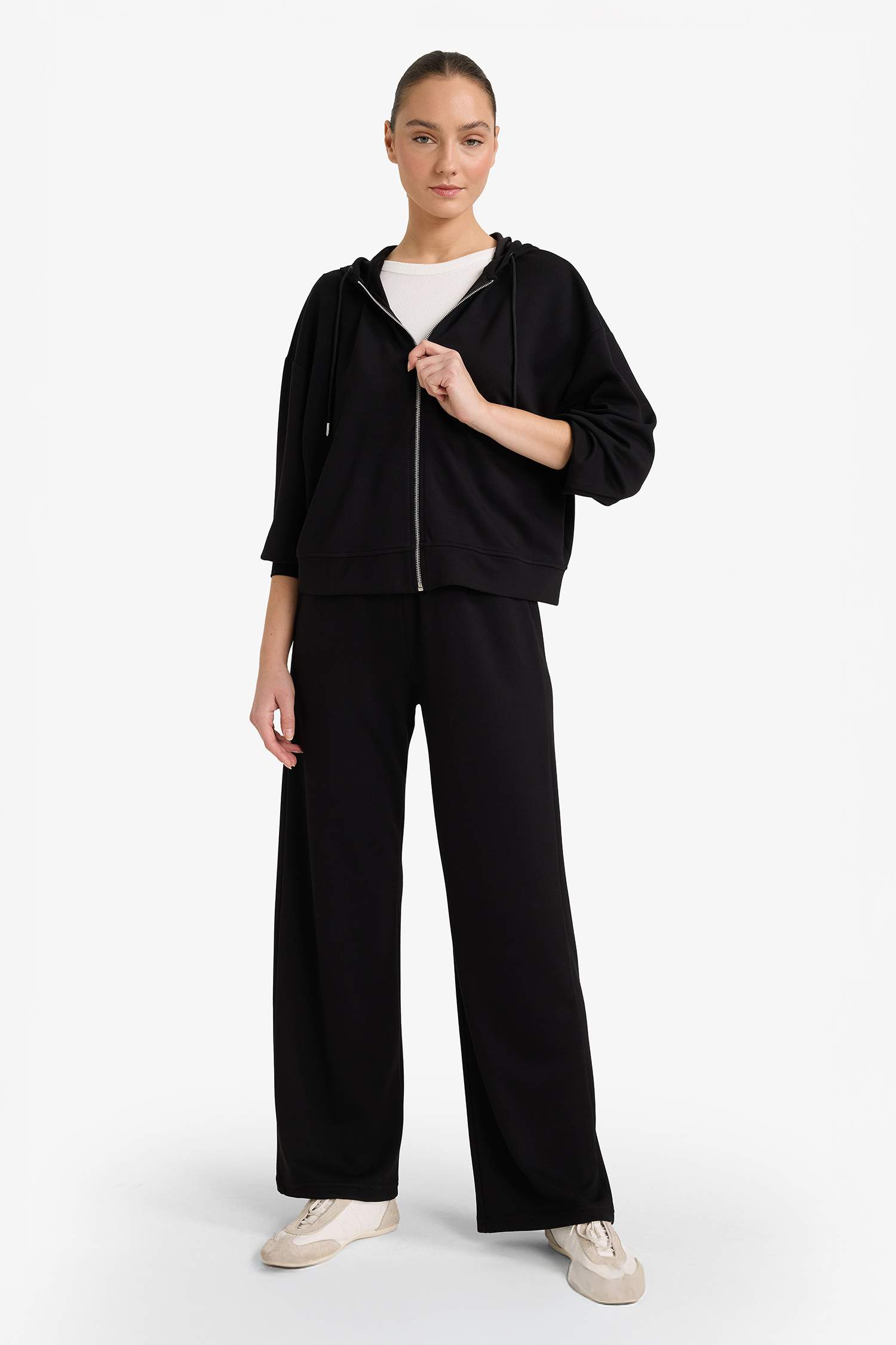 Black WOMAN Straight Fit Basic Trousers 3444429 | DeFacto
