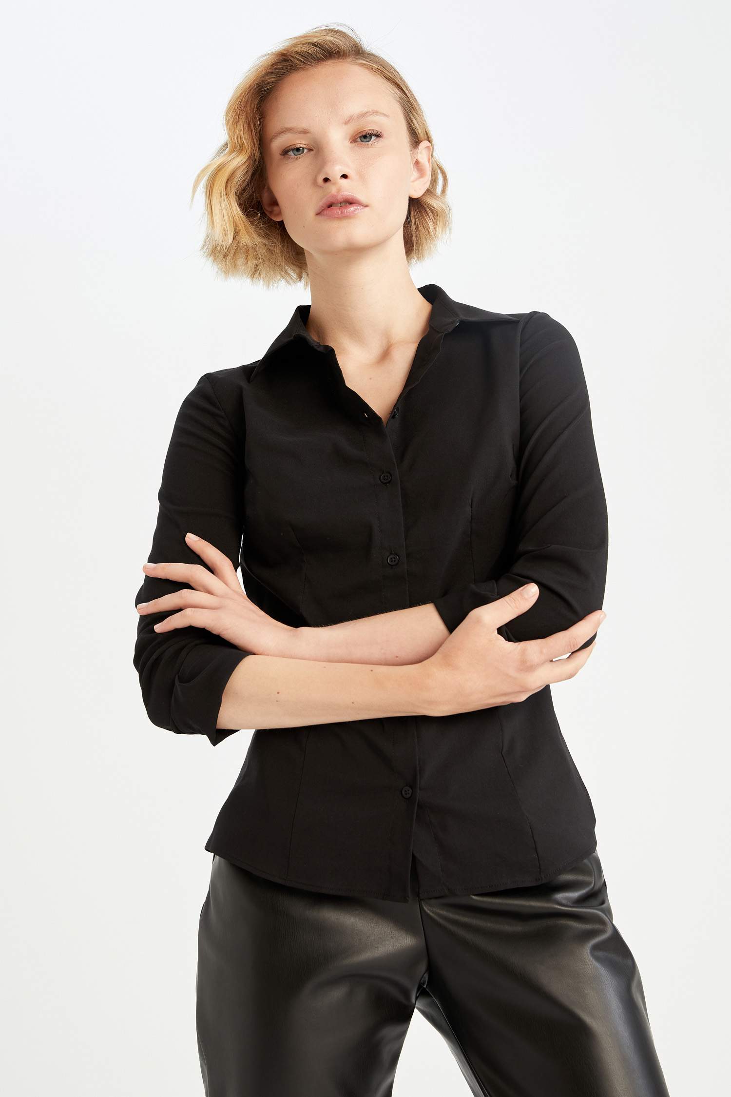 Siyah Kadın Regular Fit Gömlek Yaka Uzun Kollu Gömlek 2559304 | DeFacto