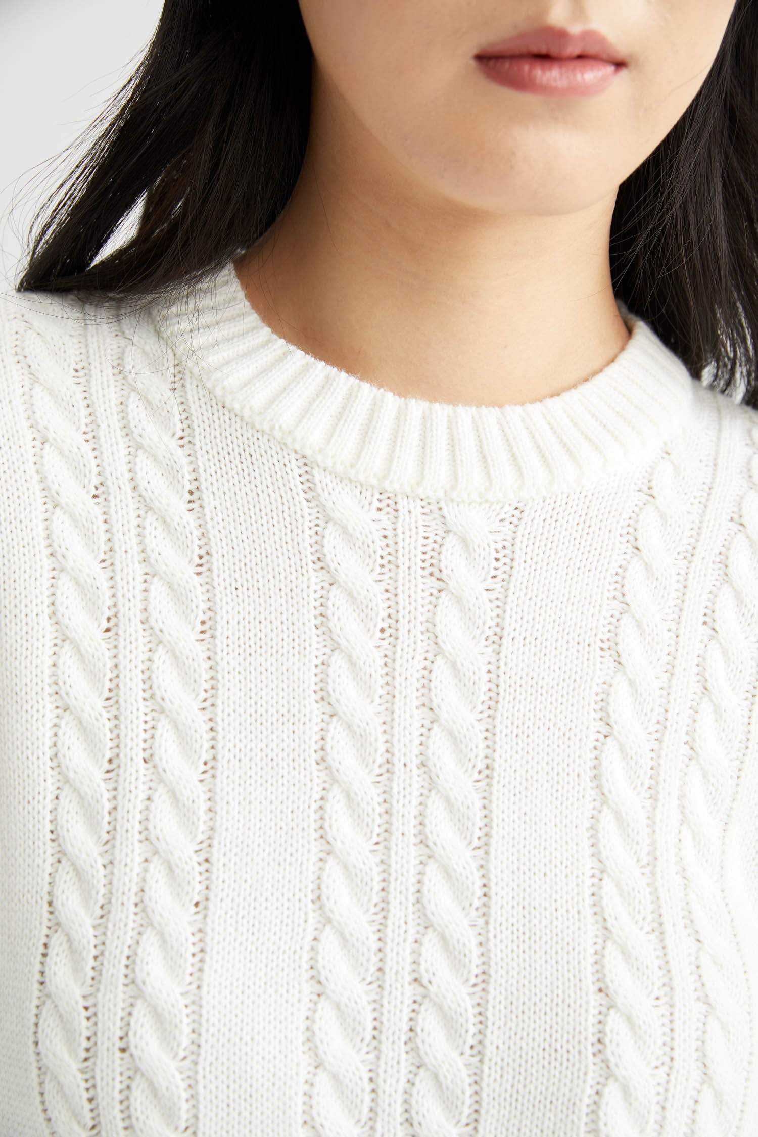 Écru FEMME Col Ras Du Cou Pull-Over 2453126 | DeFacto