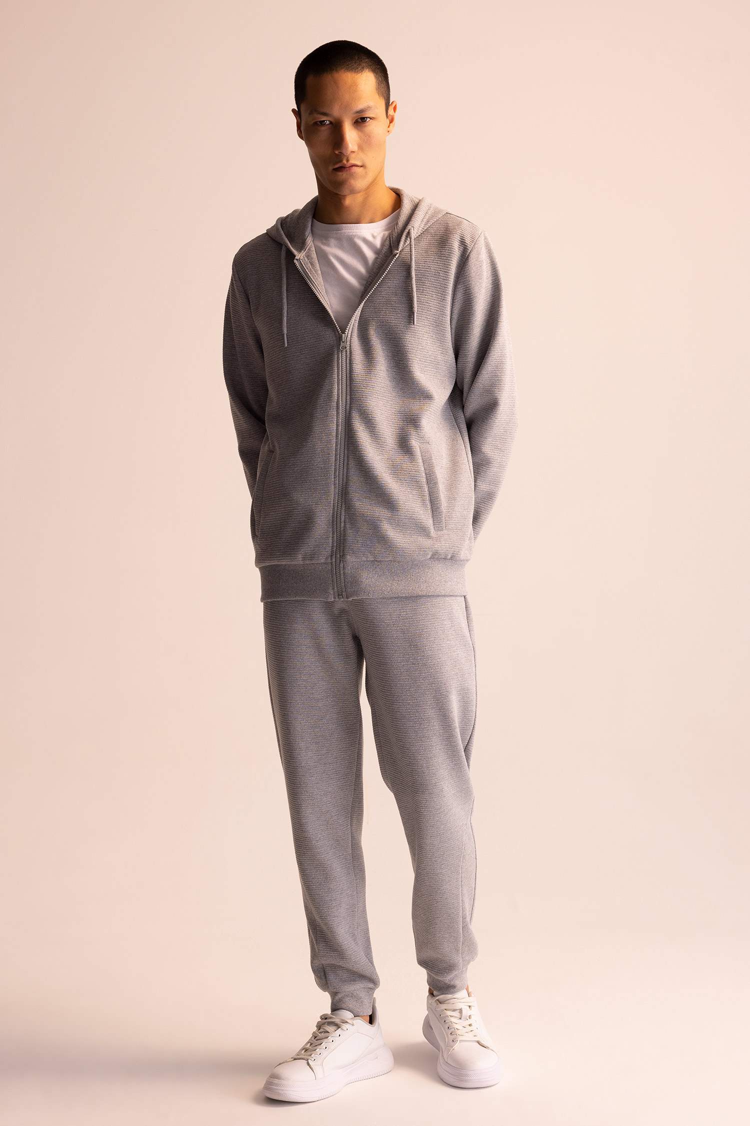 Grey MAN Slim Fit Basic Jogger Sweatpants 2555112 | DeFacto