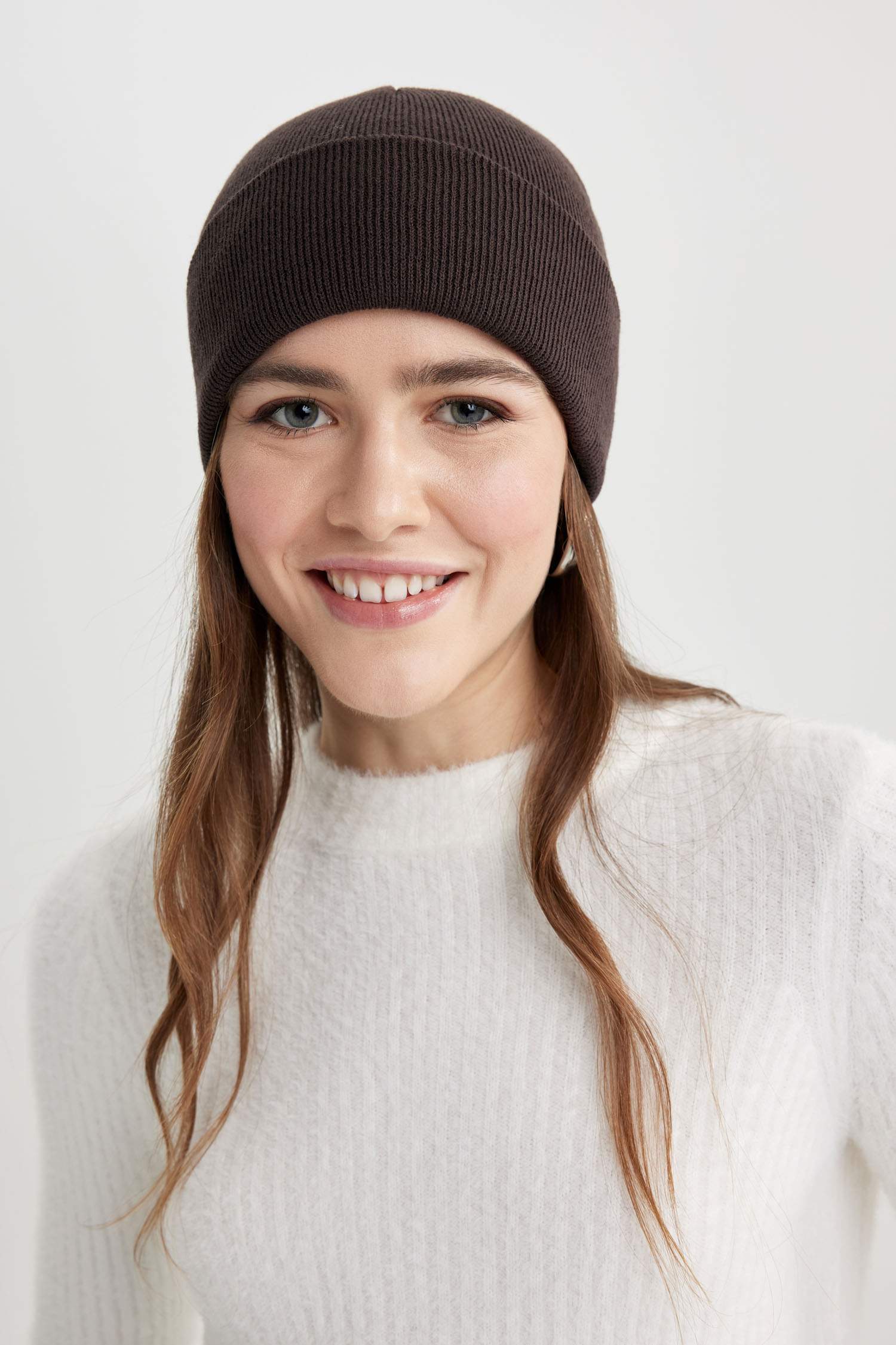 Brown WOMEN Women s Basic Knitwear Beret 2514259 DeFacto