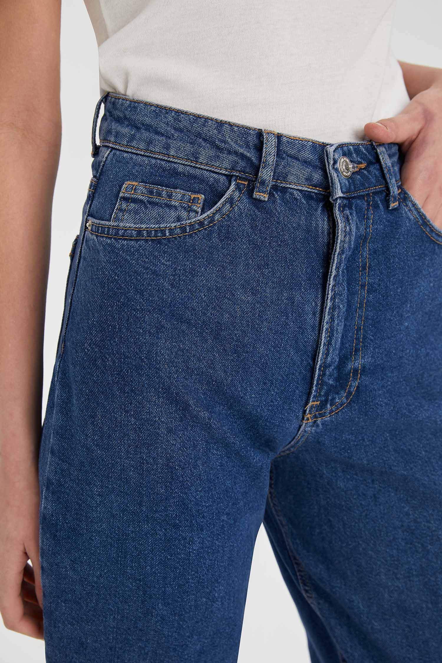 Blue WOMAN Slim Slouchy Fit Jean Trousers 1478196 | DeFacto