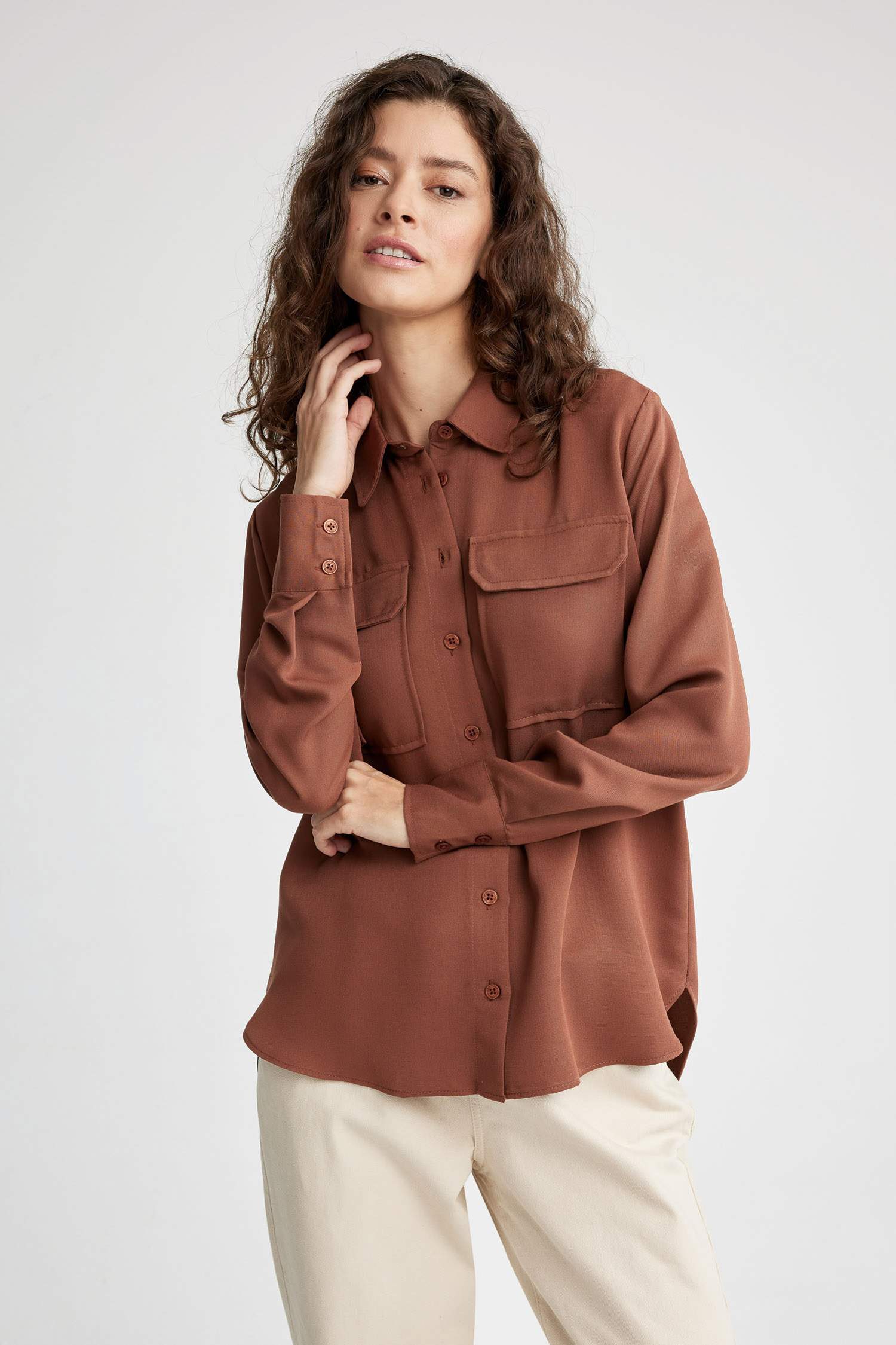 Kahve Kadın Regular Fit Cepli Uzun Kollu Viskon Gömlek 2723538 | DeFacto