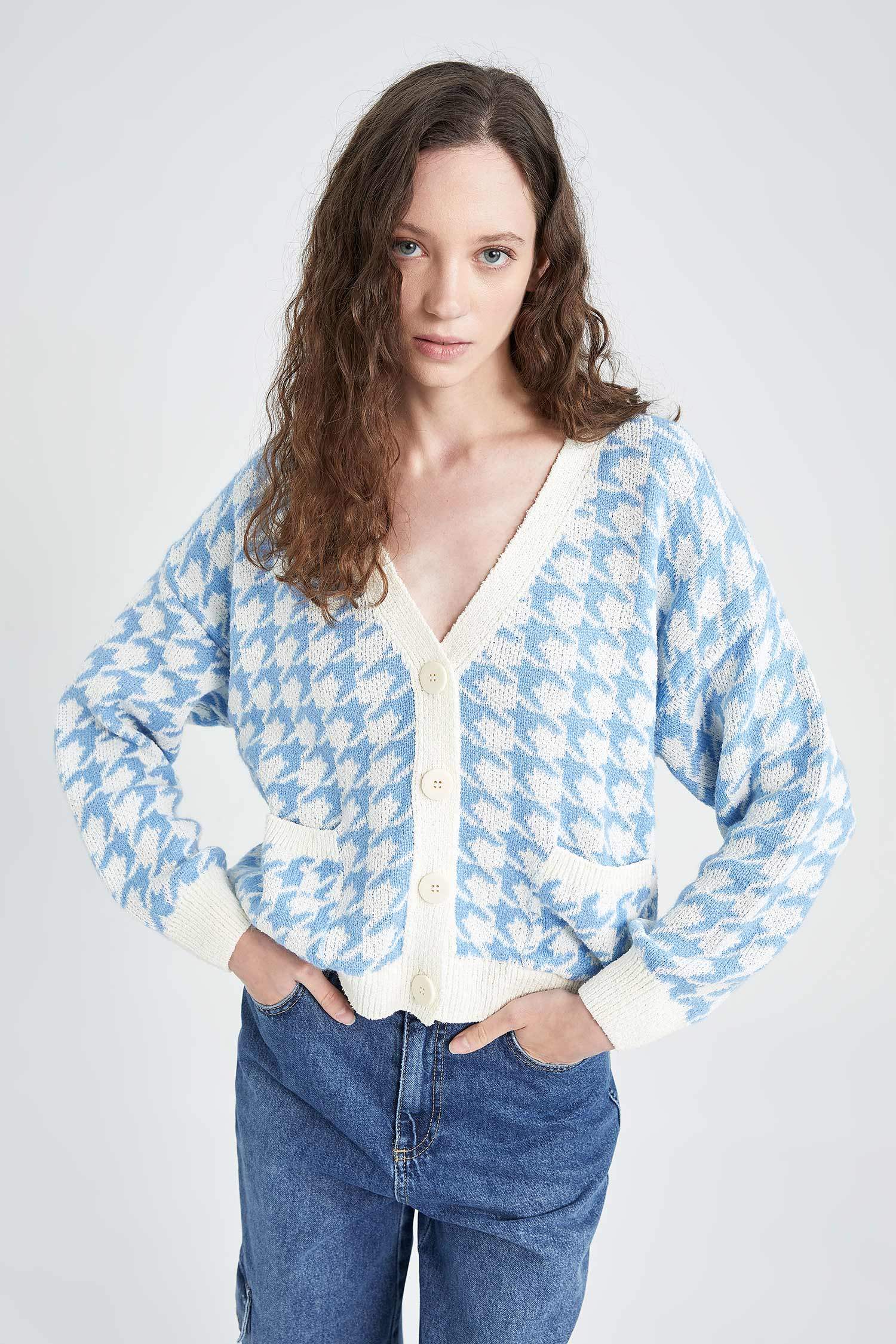 Blue WOMAN Oversize Fit V-Neck Cardigan 2566300 | DeFacto