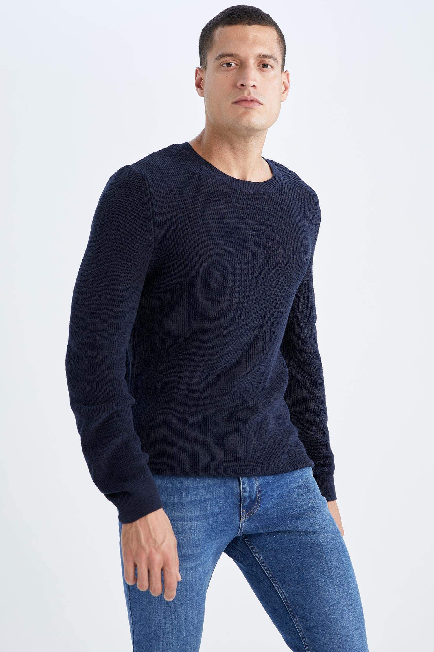 Navy Man Regular Fit Crew Neck Pullover 2486154 | DeFacto