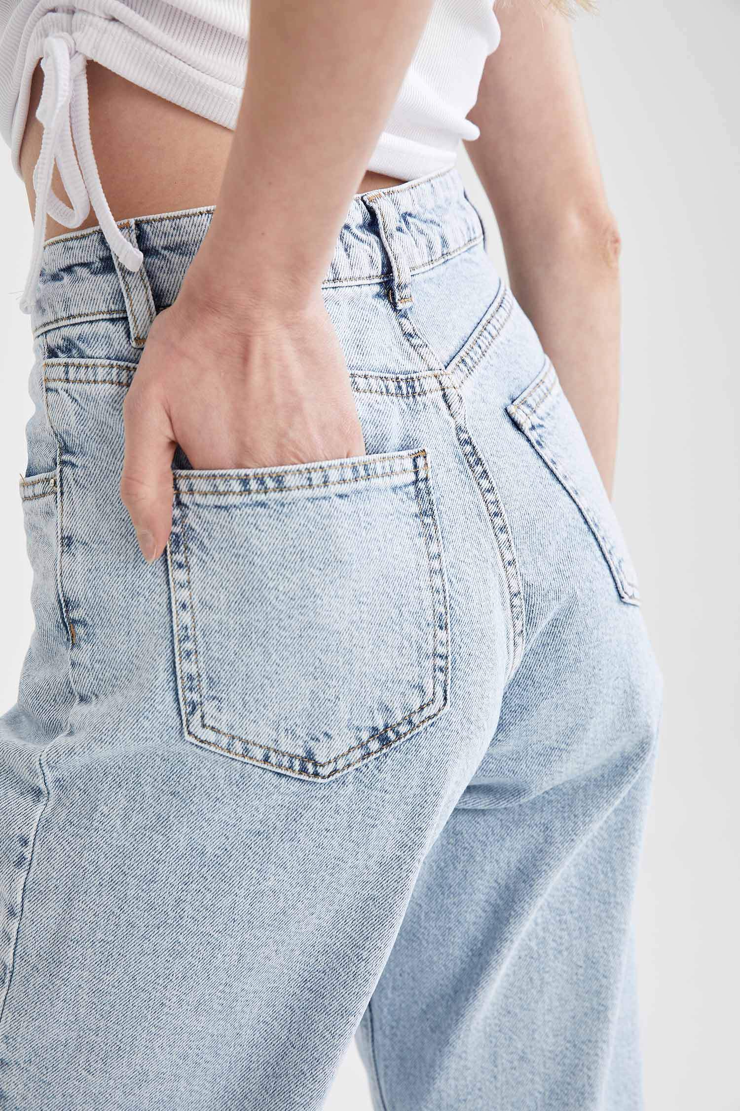 Blue Woman Loose Fit Denim Jeans 1975501 Defacto