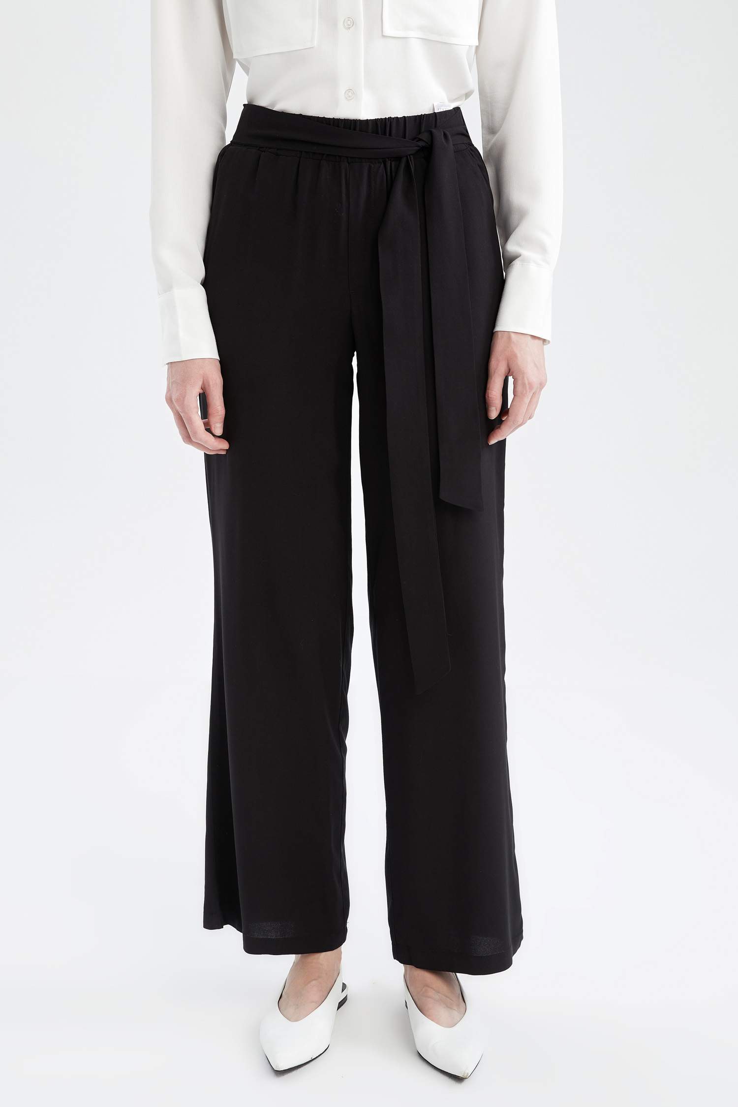 Black Woman Relax Fit Pants 2418541 | DeFacto