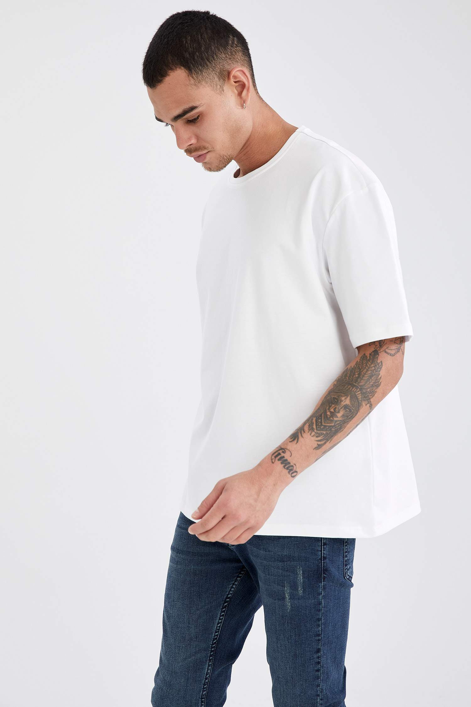 Beyaz Erkek Oversize Fit Bisiklet Yaka Pamuklu Basic Tişört 1979354 ...