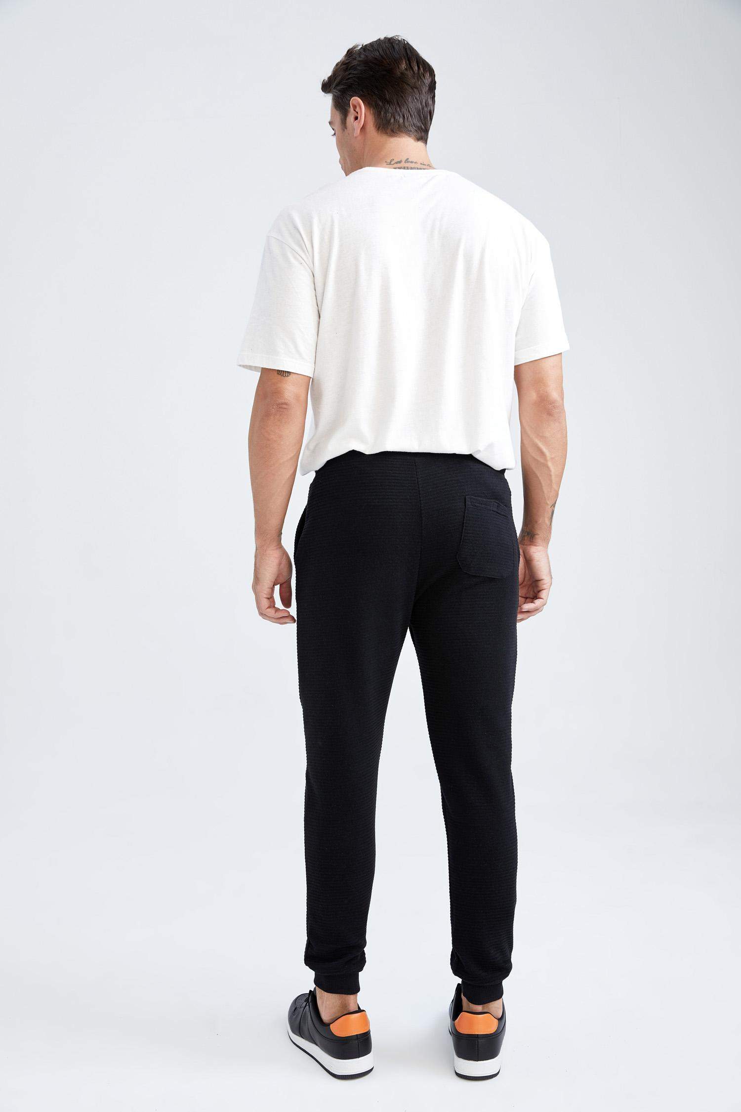 Black MAN Slim Fit Sweatpants 2662694 | DeFacto