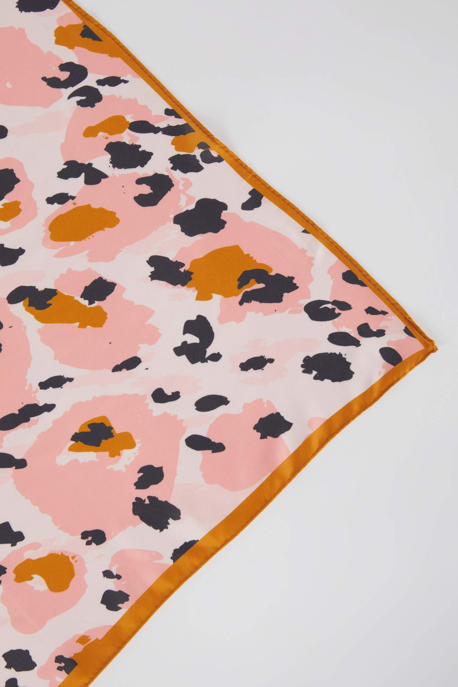 Pembe Kadın Kadın Desenli Fular 2417974 | DeFacto