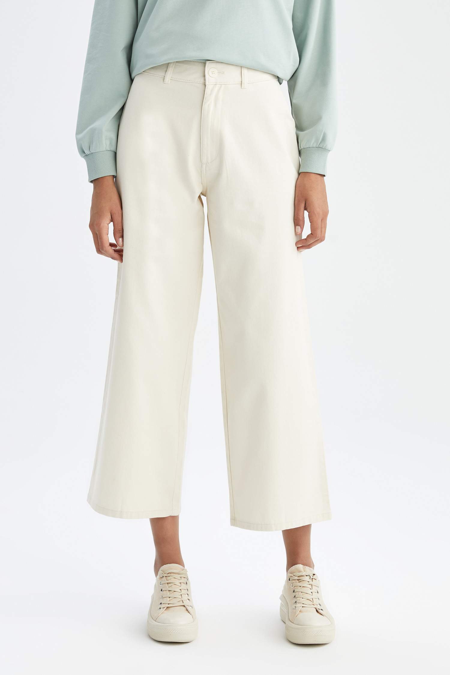 Beige Woman Regular Fit Wowen Fabrics Trousers 2418447 | DeFacto