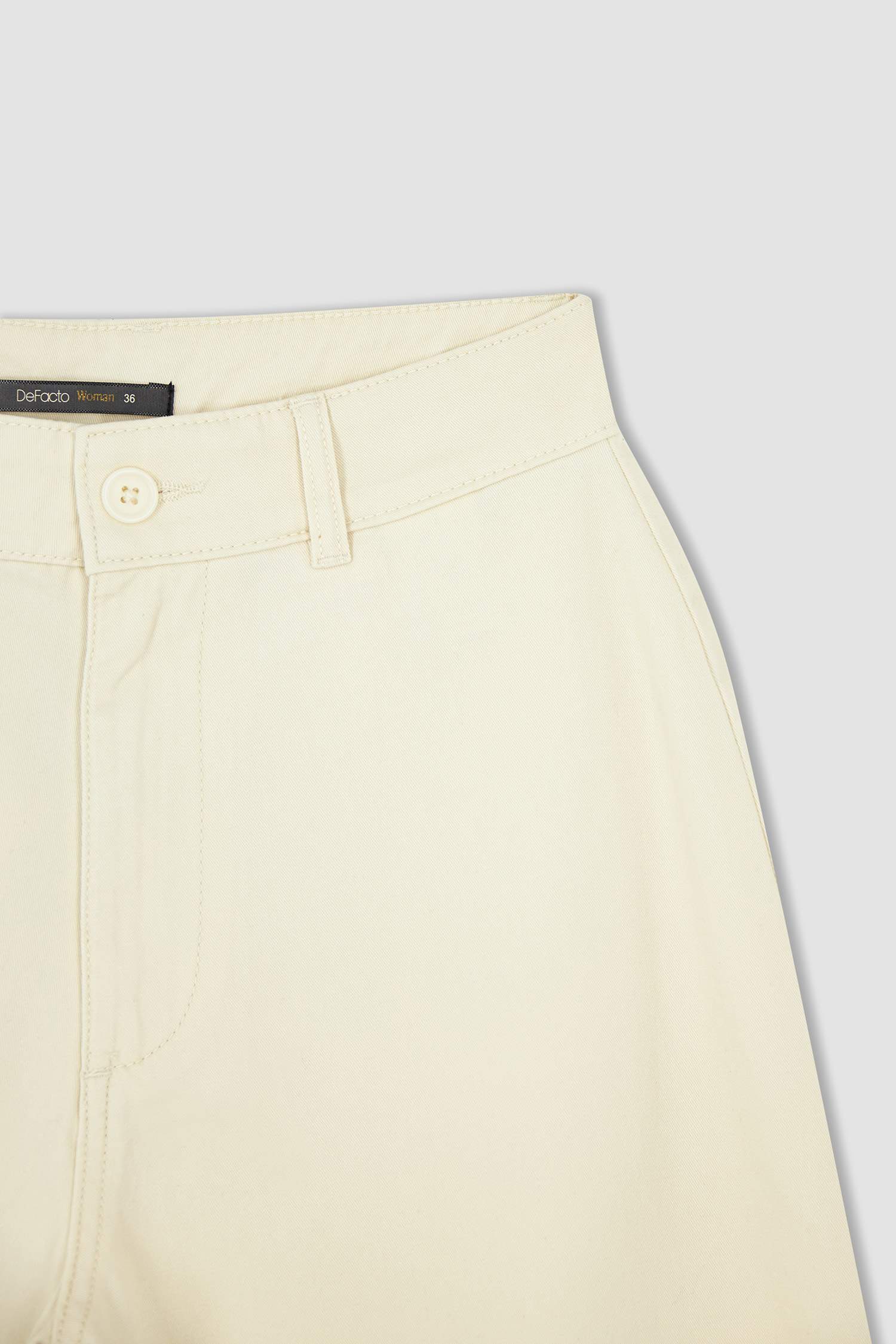 Beige Woman Regular Fit Wowen Fabrics Trousers 2418447 | DeFacto