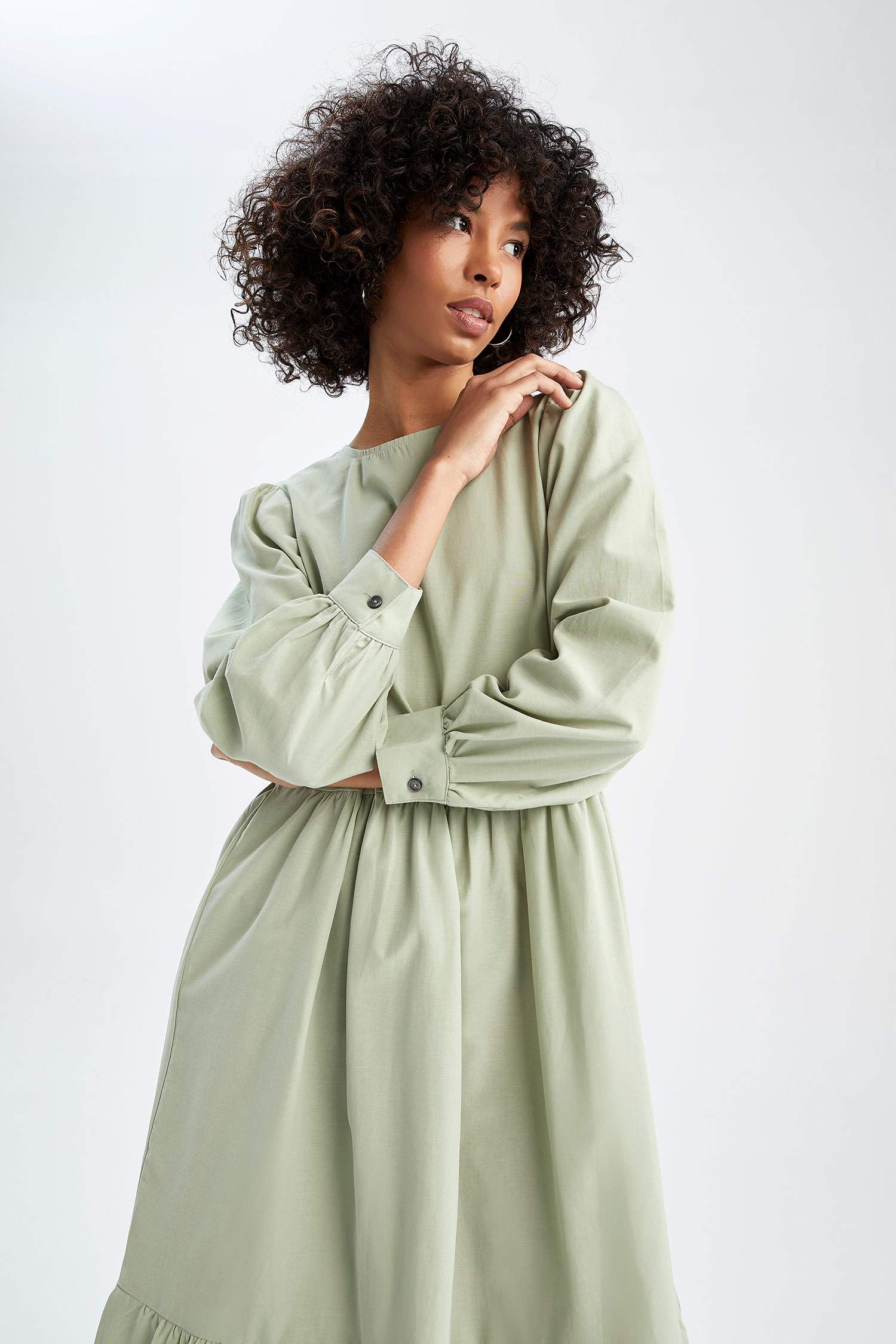 Green Woman Regular Fit Long Sleeve Maxi Poplin Dress 2549900 | DeFacto