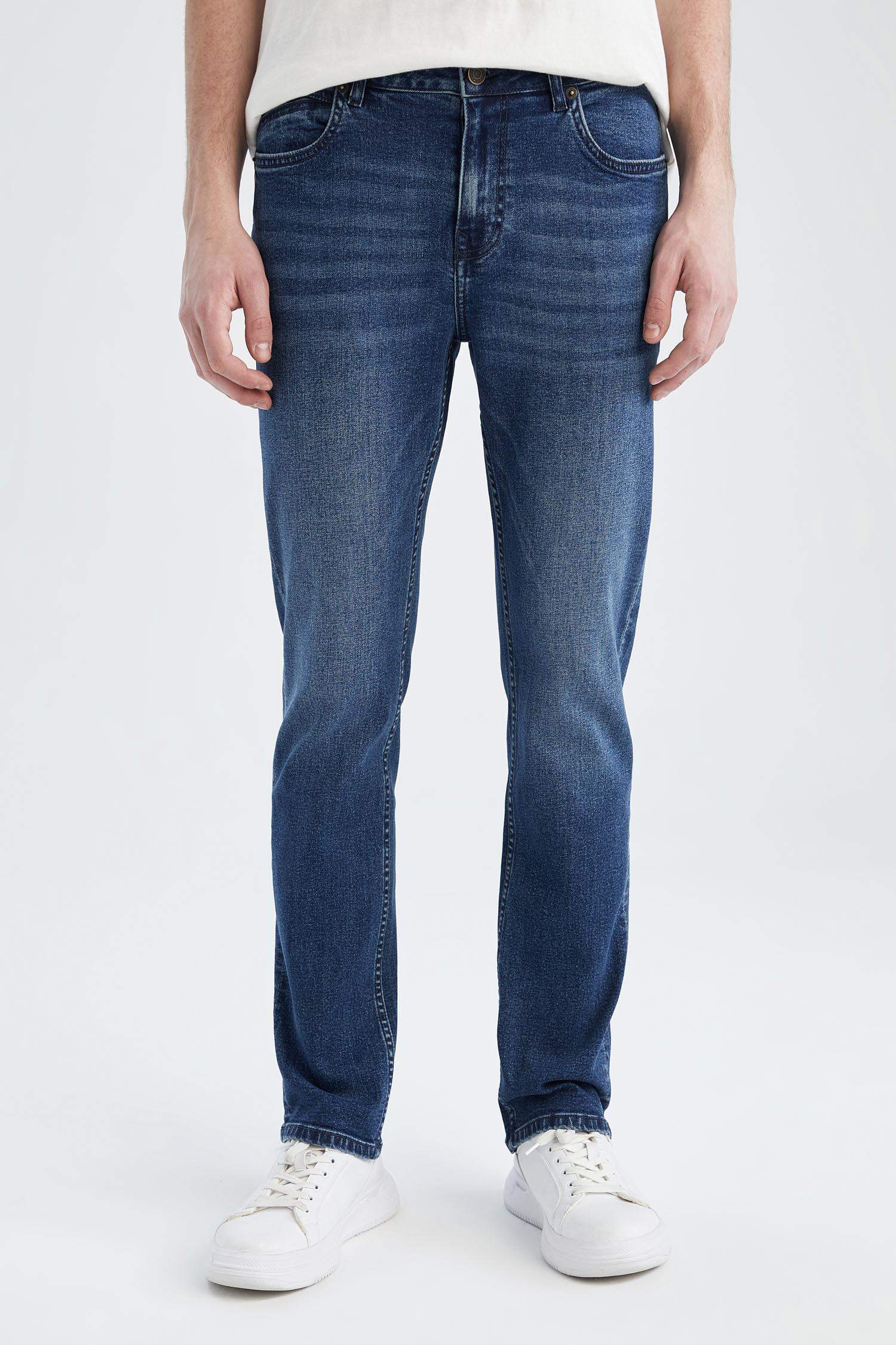 Blue MAN Sergio Regular Fit Normal Waist Pipe Leg Jeans 2706793 | DeFacto