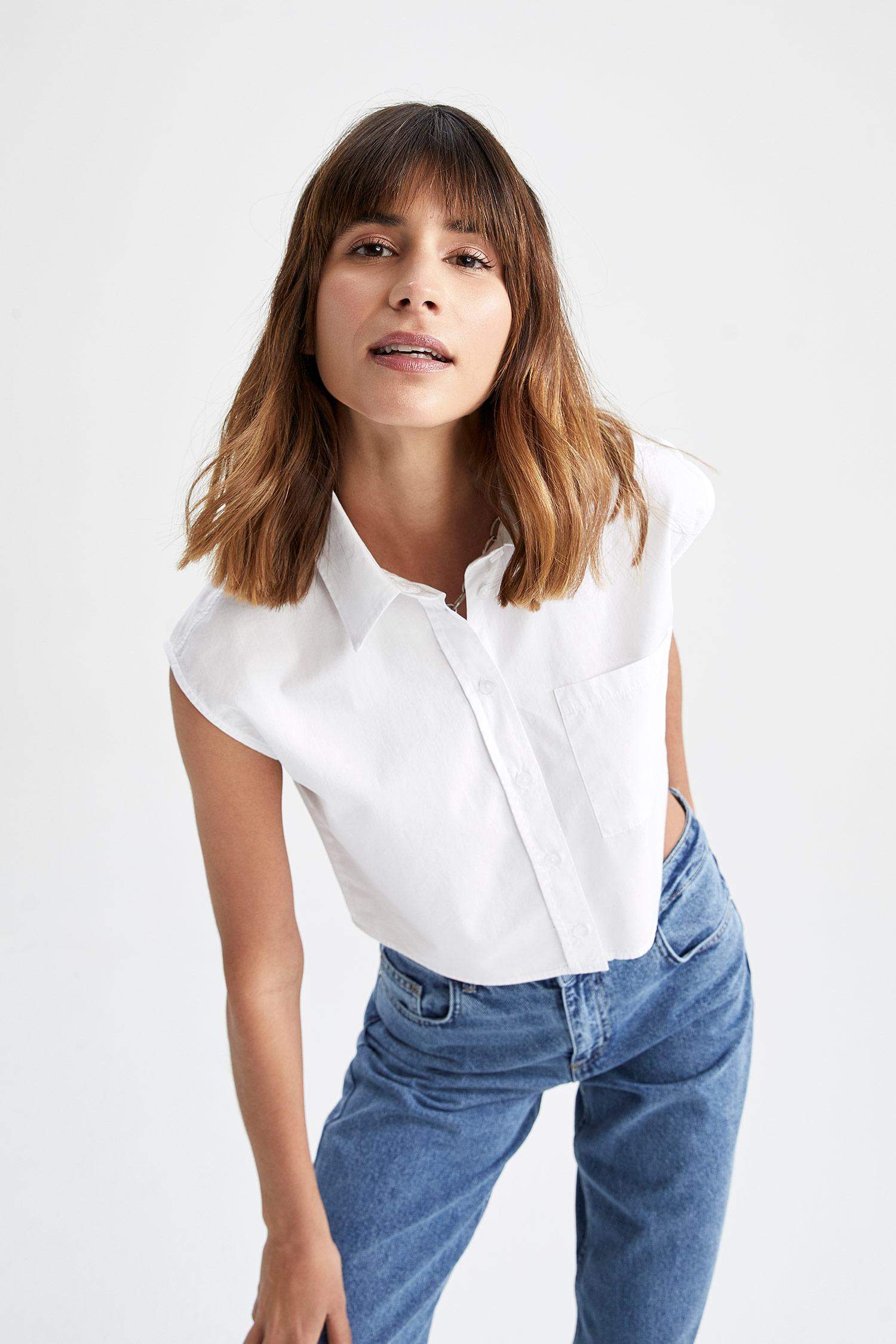 White WOMEN Sleeveless Side Pockets Poplin Shirt 2542056 | DeFacto