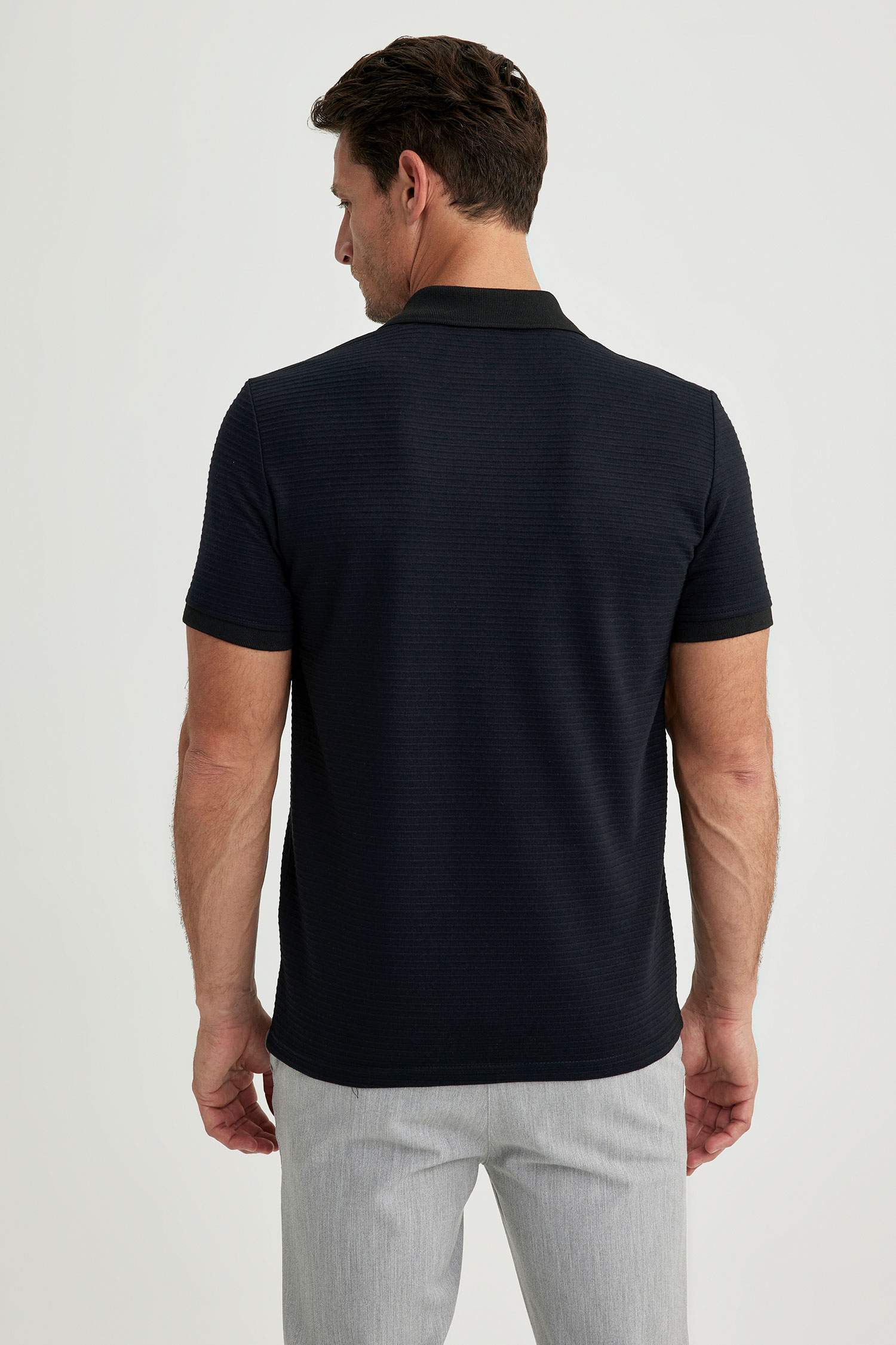 Siyah Erkek Regular Fit Polo Yaka Kısa Kollu Tişört 2530608 | DeFacto