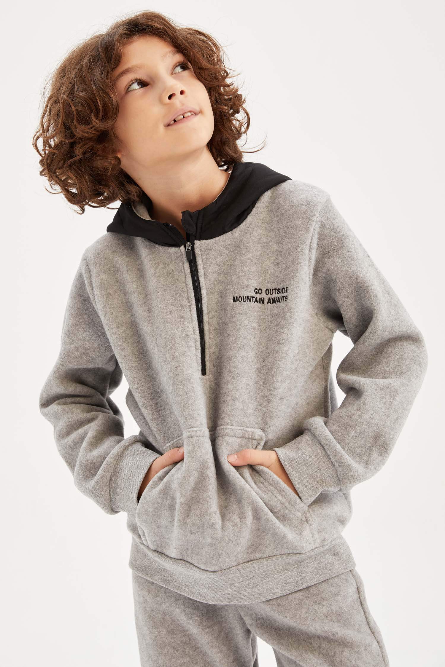 Gris Chiné GARÇONS Sweat Garçon Coupe Regular En Molleton Avec Capuche ...