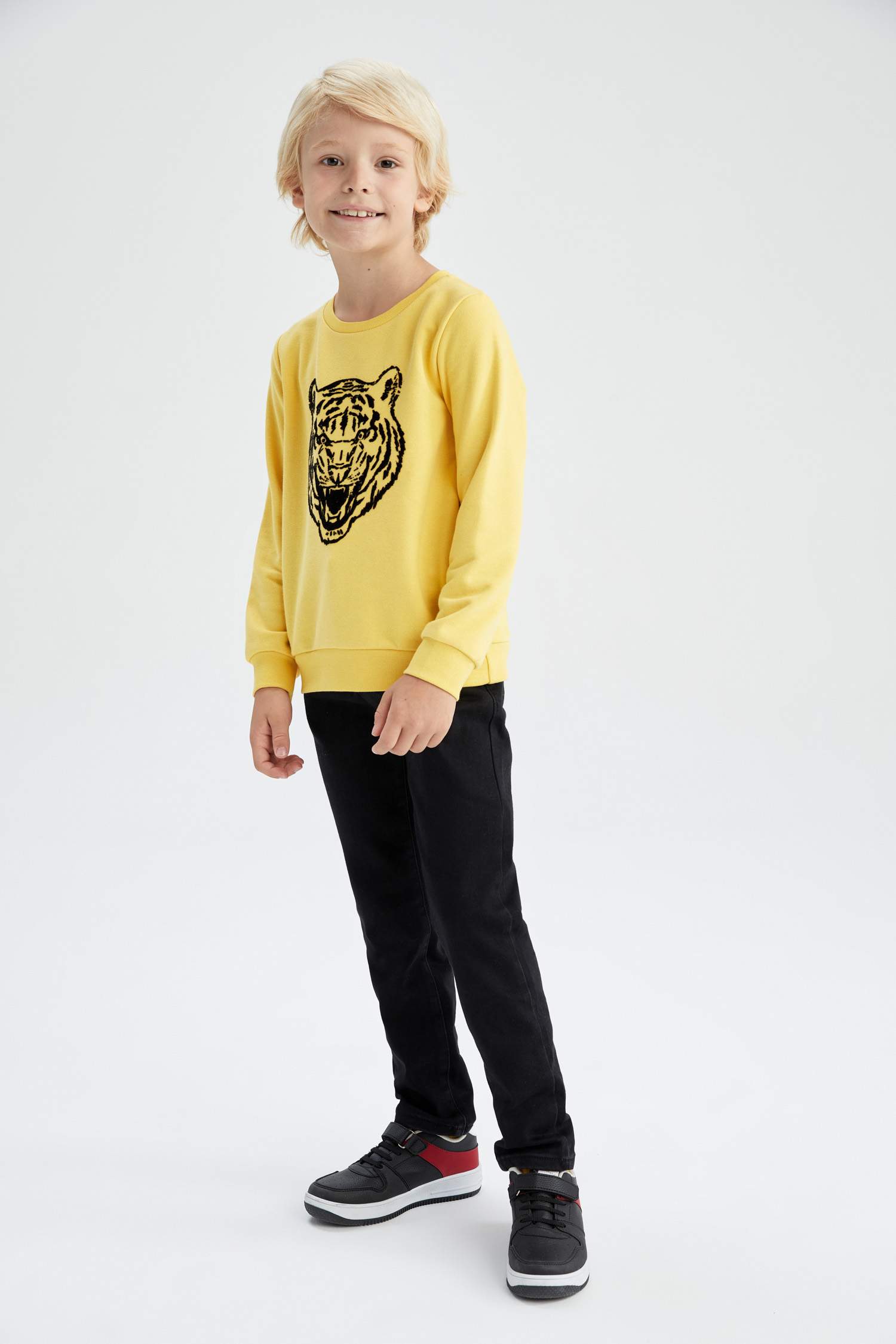 Jaune GARÇONS Sweat-shirt à col ras du cou et coupe standard pour ...