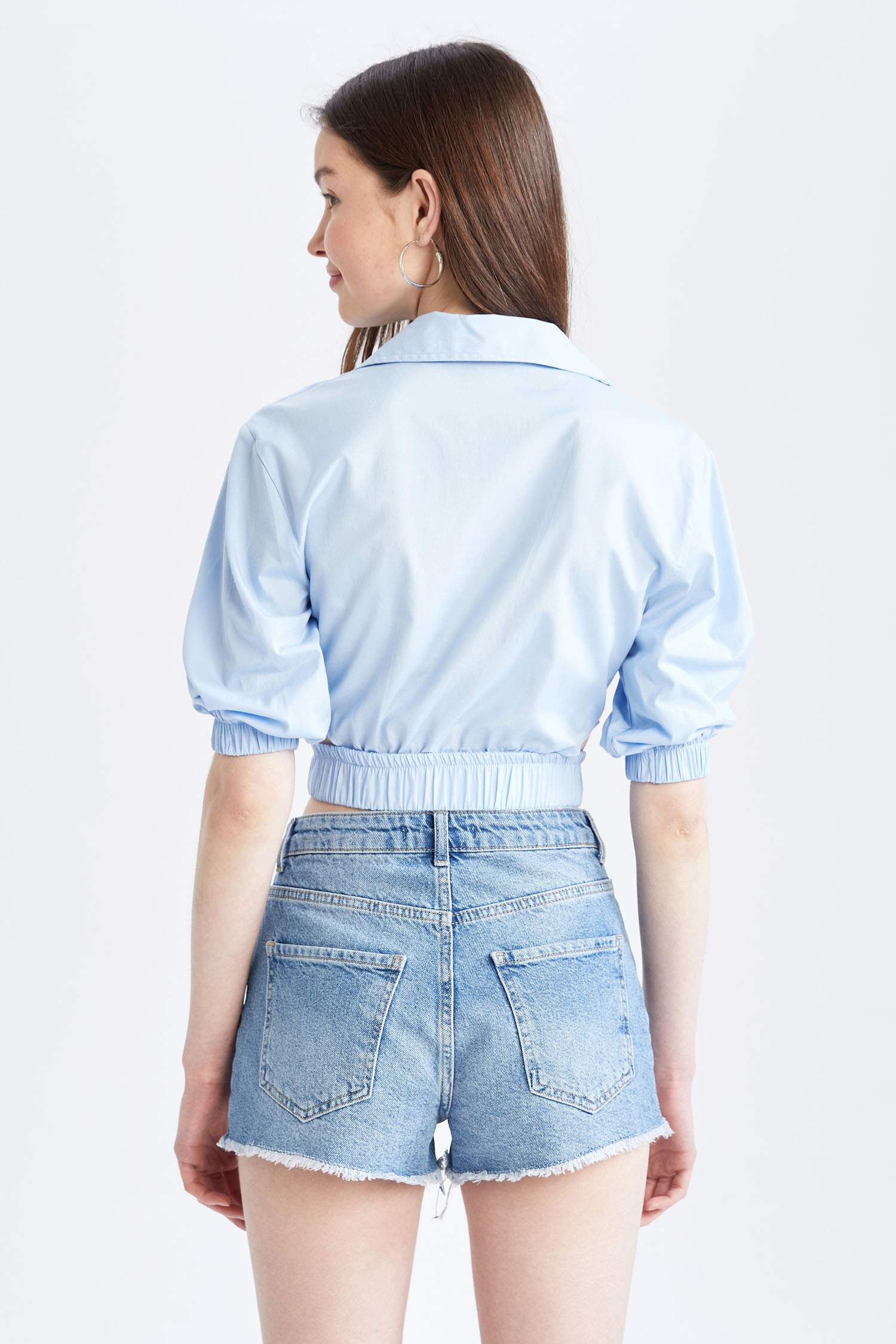 Blue Woman Slim Fit V-Neck Short Sleeve Blouse 2537656 | DeFacto
