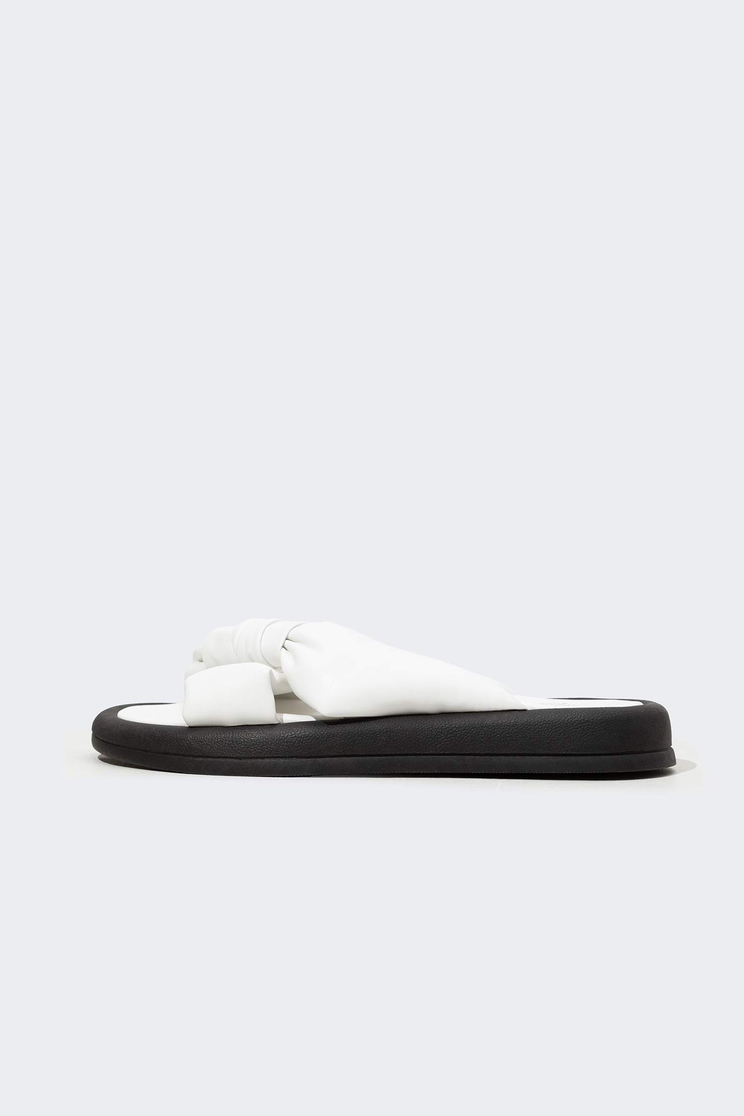 White WOMAN High Sole Slipper 2667682 | DeFacto