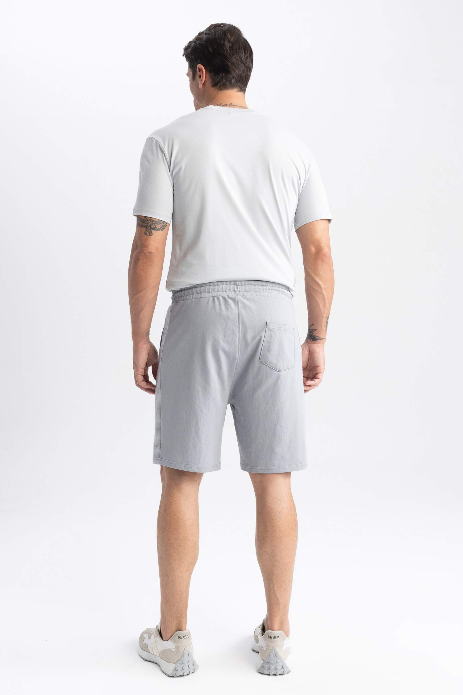 Grey MAN Regular Fit Thin Sweatshirt Fabric Short 2804468 | DeFacto
