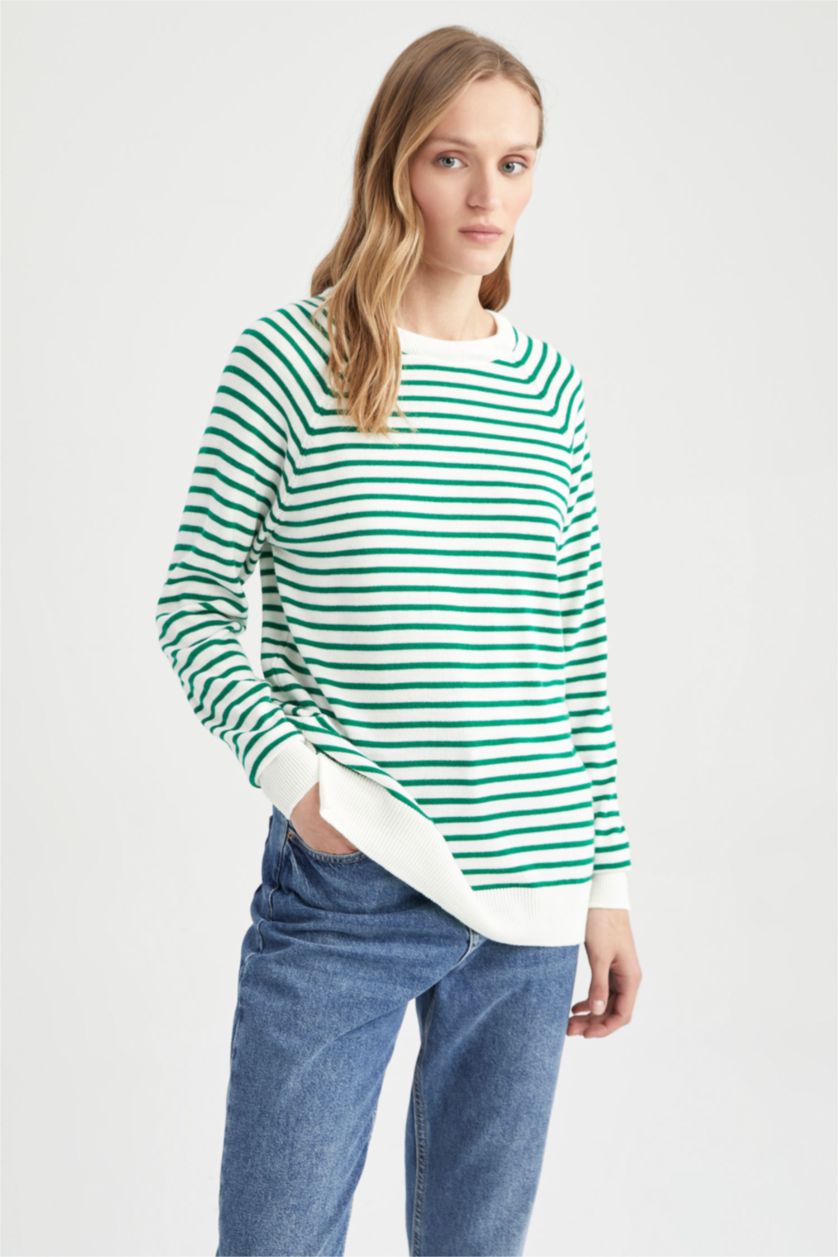 Green Woman Relax Fit Sweater 2696756 | DeFacto